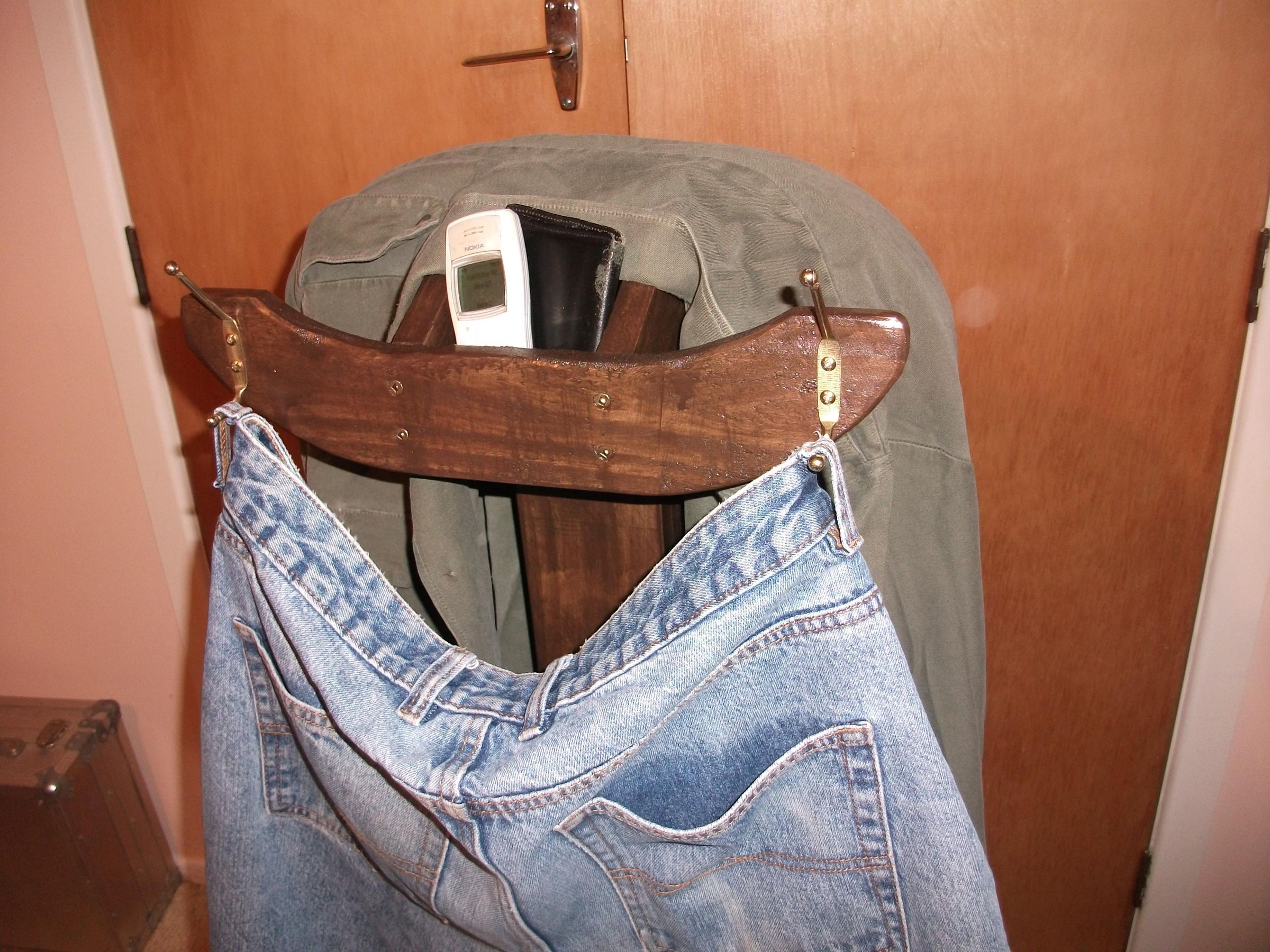 From Pallet to Valet - Furniture for Free (almost) : 7 Steps (with ...
