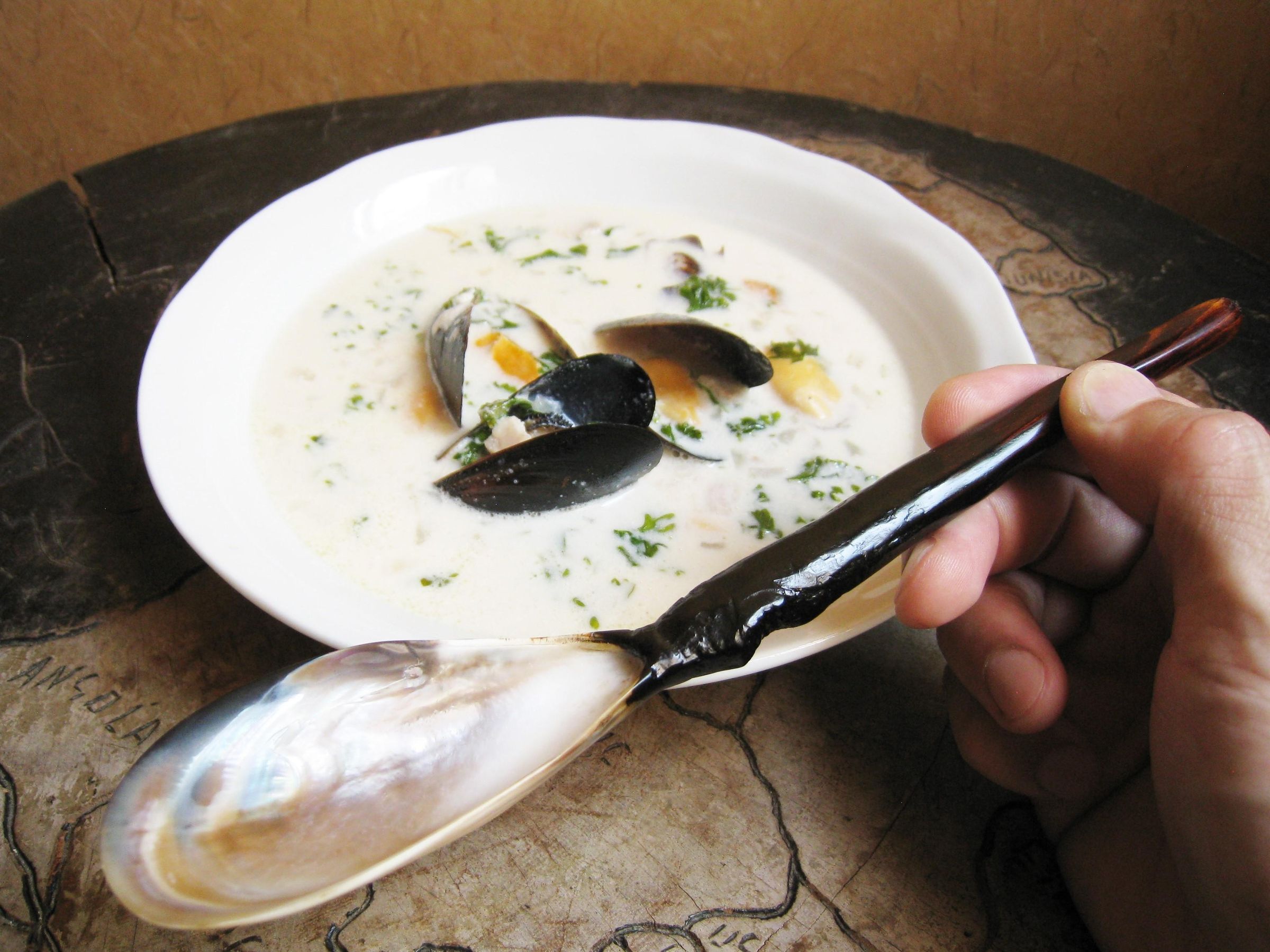 A Spoon & Soup by Making From Mussel : 4 Steps - Instructables