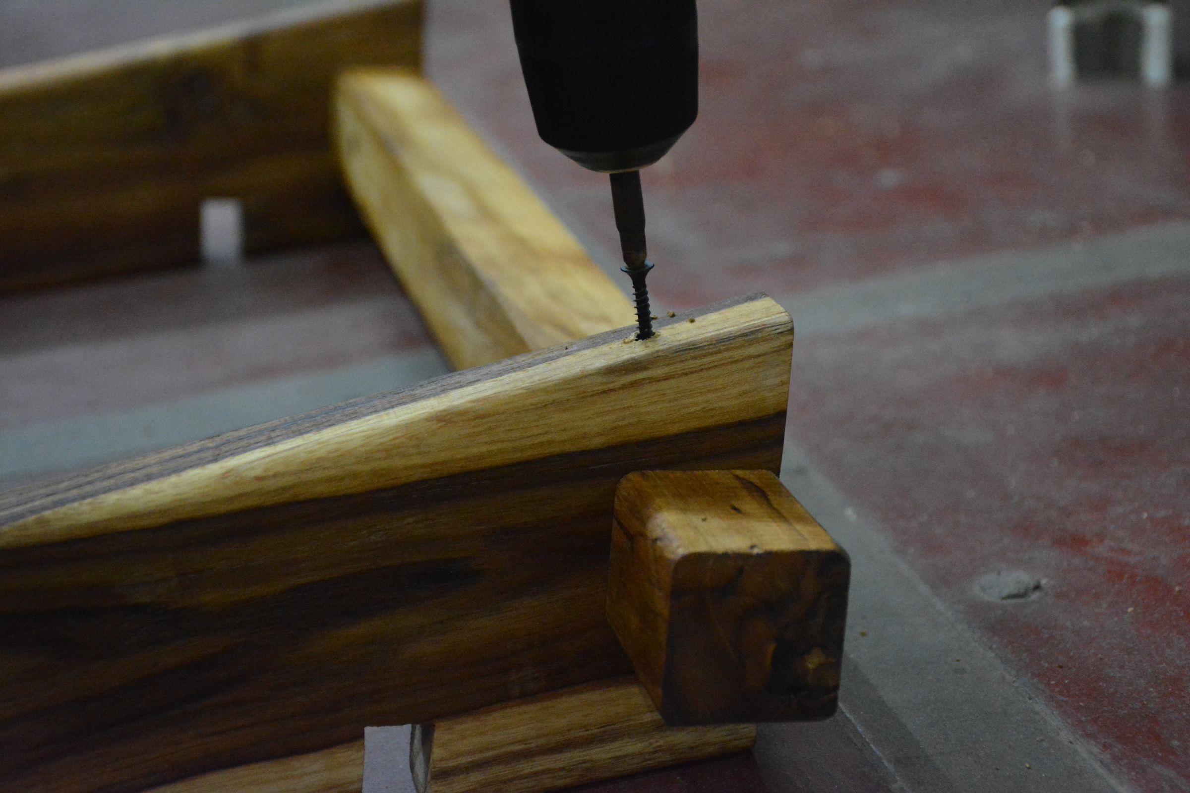 Easy to Make Wooden Table : 18 Steps (with Pictures) - Instructables