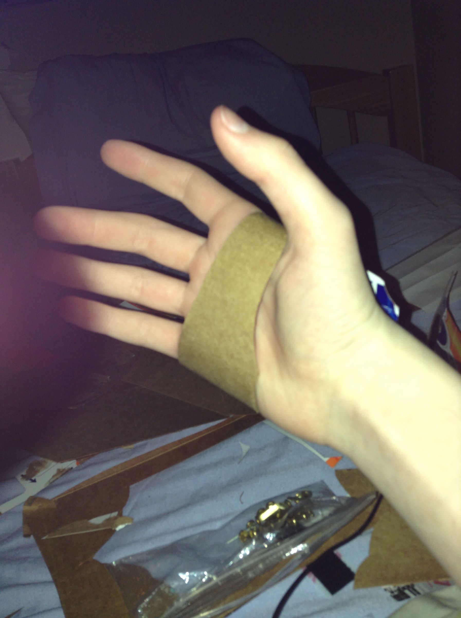 Awesome Nazgul Gauntlet : 7 Steps - Instructables
