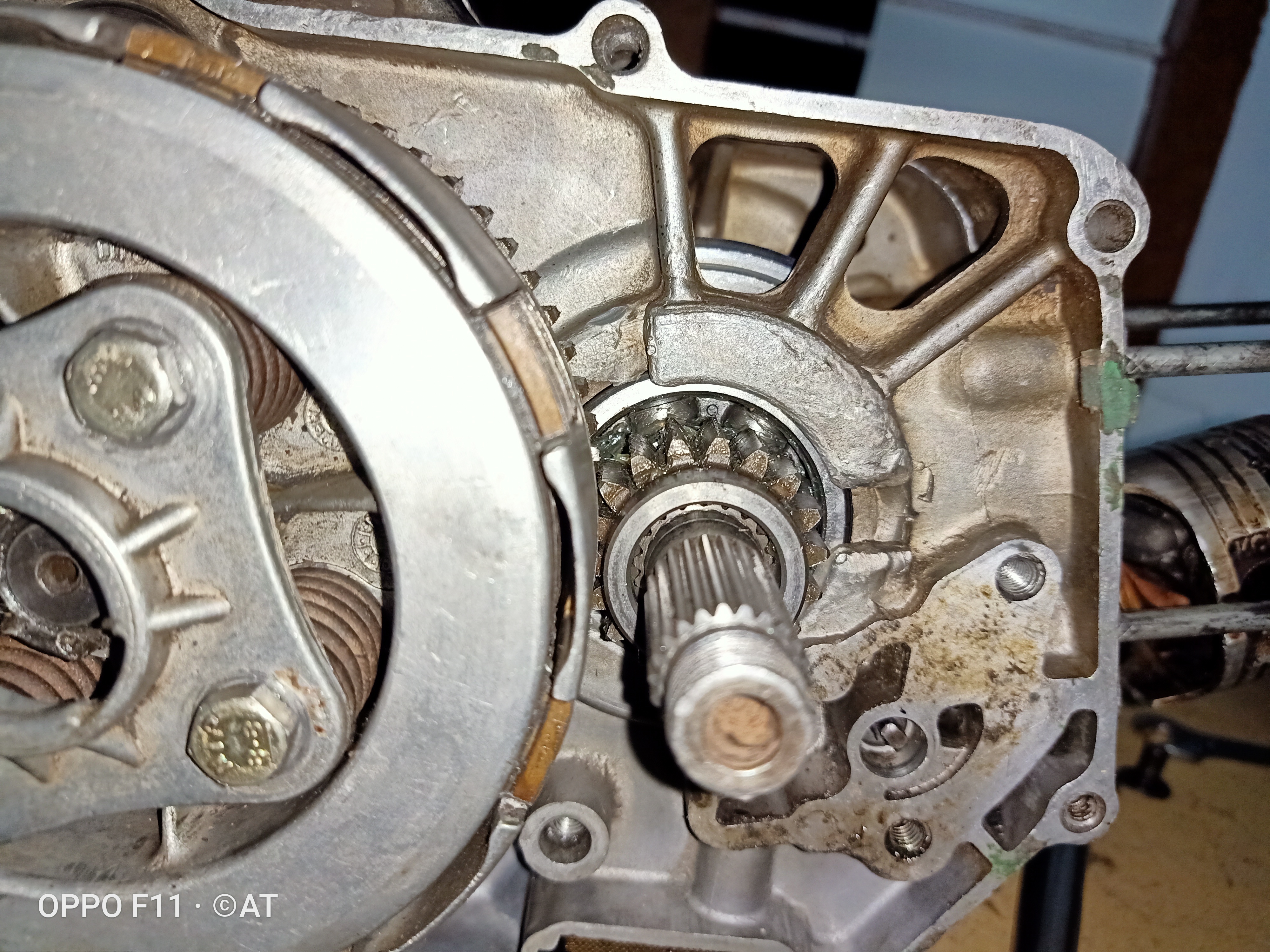 Heavy Duty Hand Cranked Generator : 5 Steps - Instructables