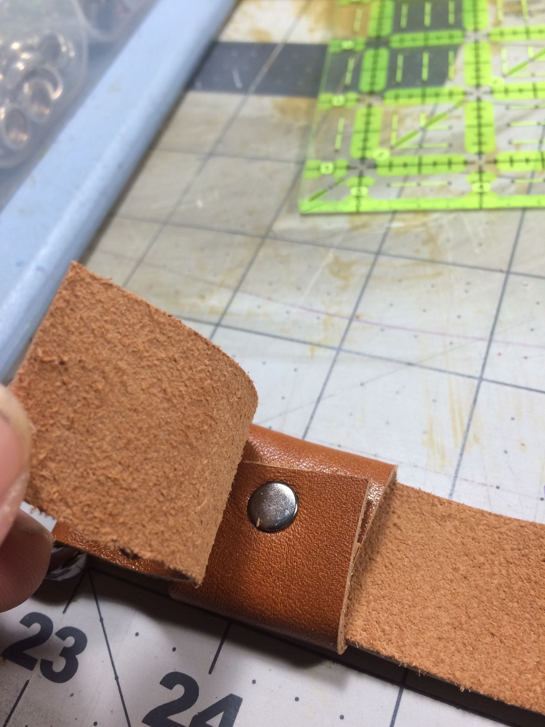 Rustic Multi Pocket Leather Tote : 13 Steps - Instructables