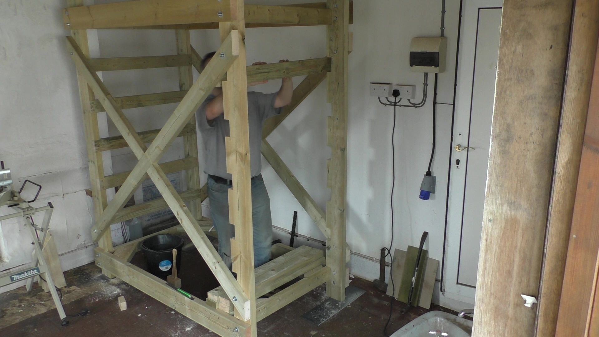 Wooden Scaffolding Tower : 11 Steps (with Pictures) - Instructables