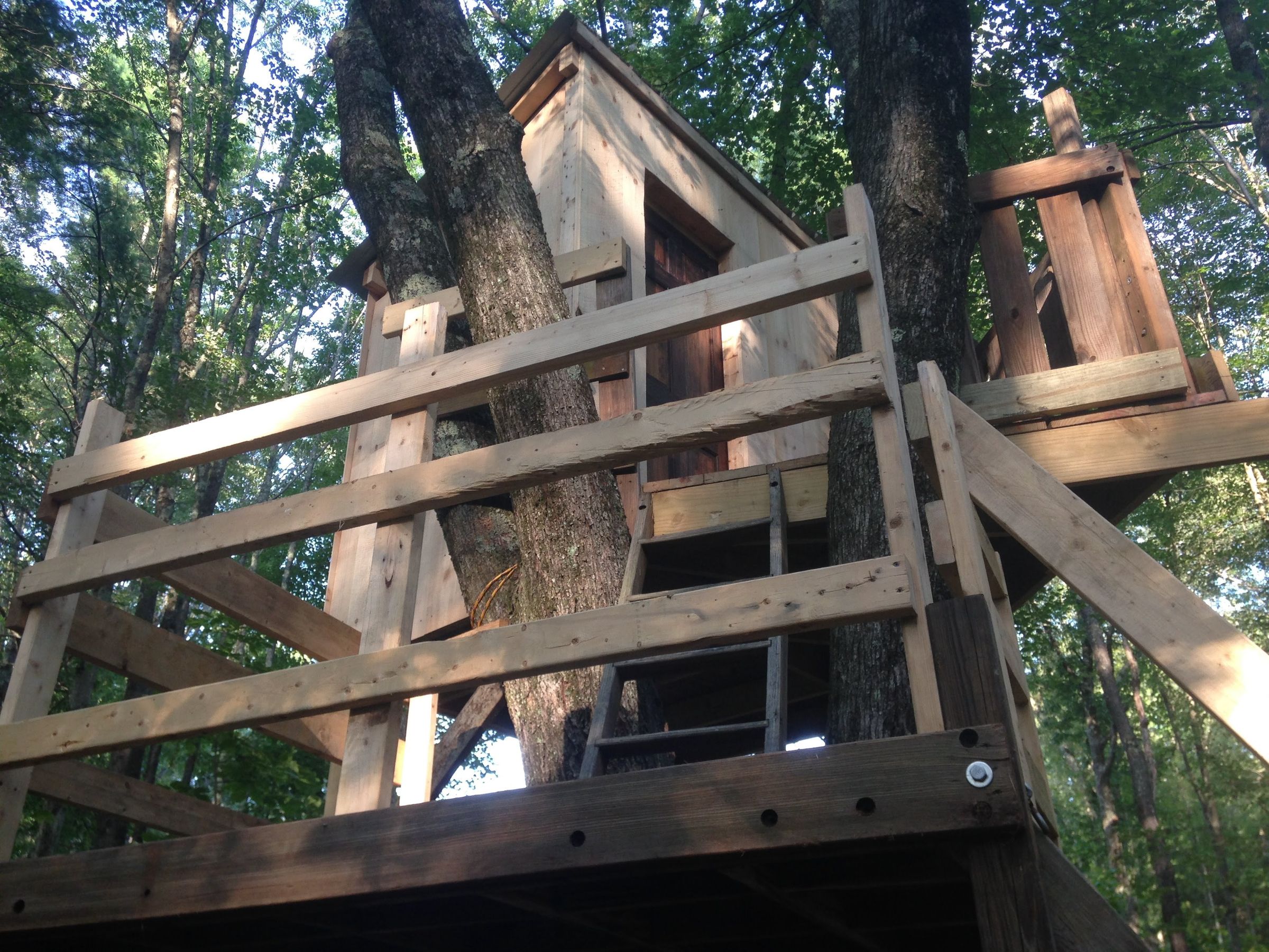 Multi Level Tree House From Recycled Materials : 10 Steps (with ...
