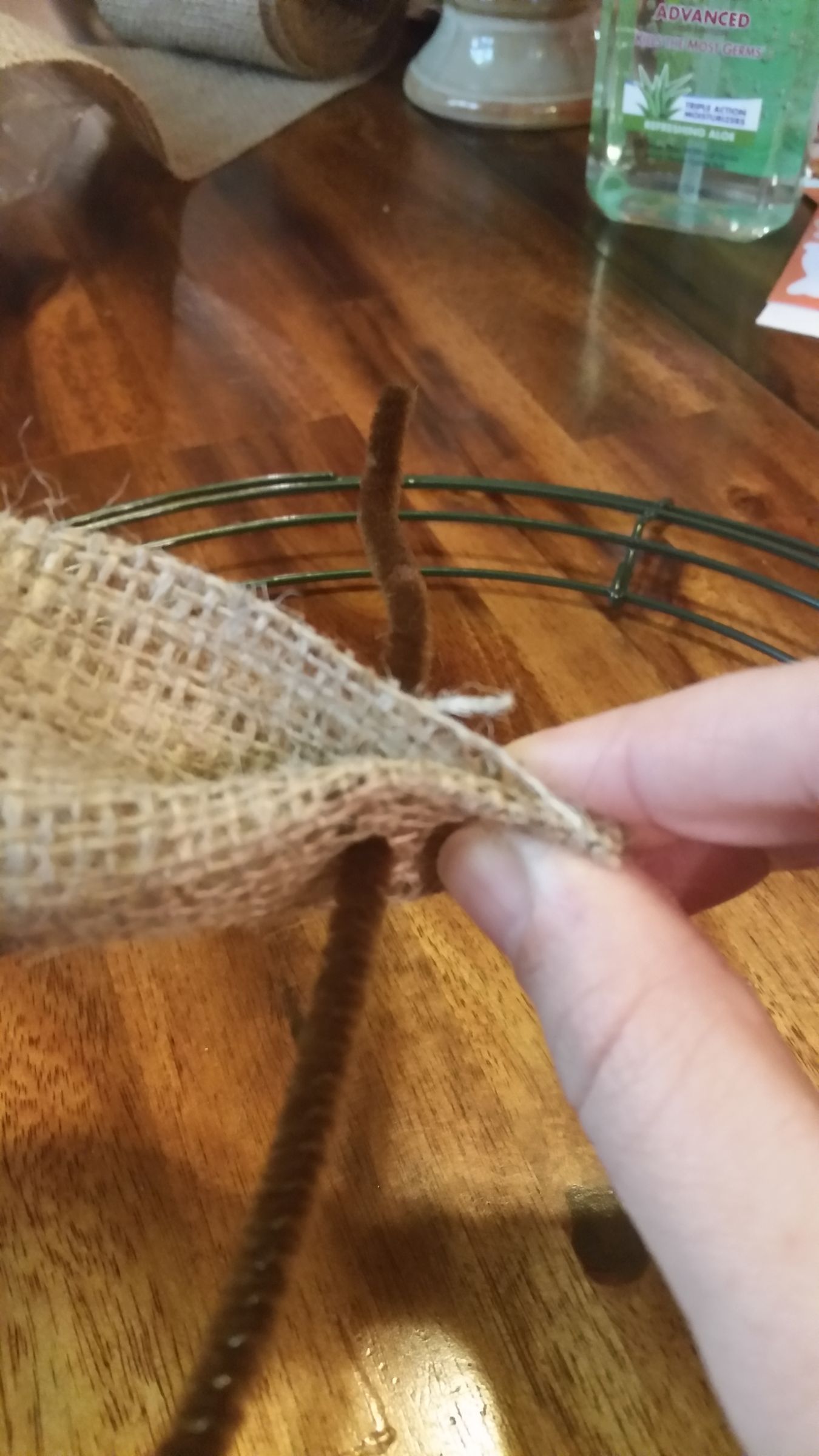 Burlap Wreath Tutorial : 8 Steps - Instructables