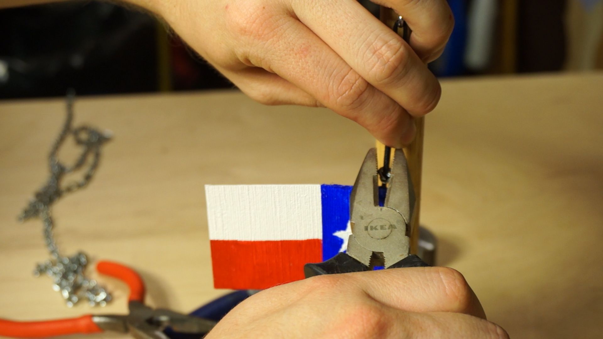 Wooden Mini Flag Pole Gifts : 9 Steps - Instructables