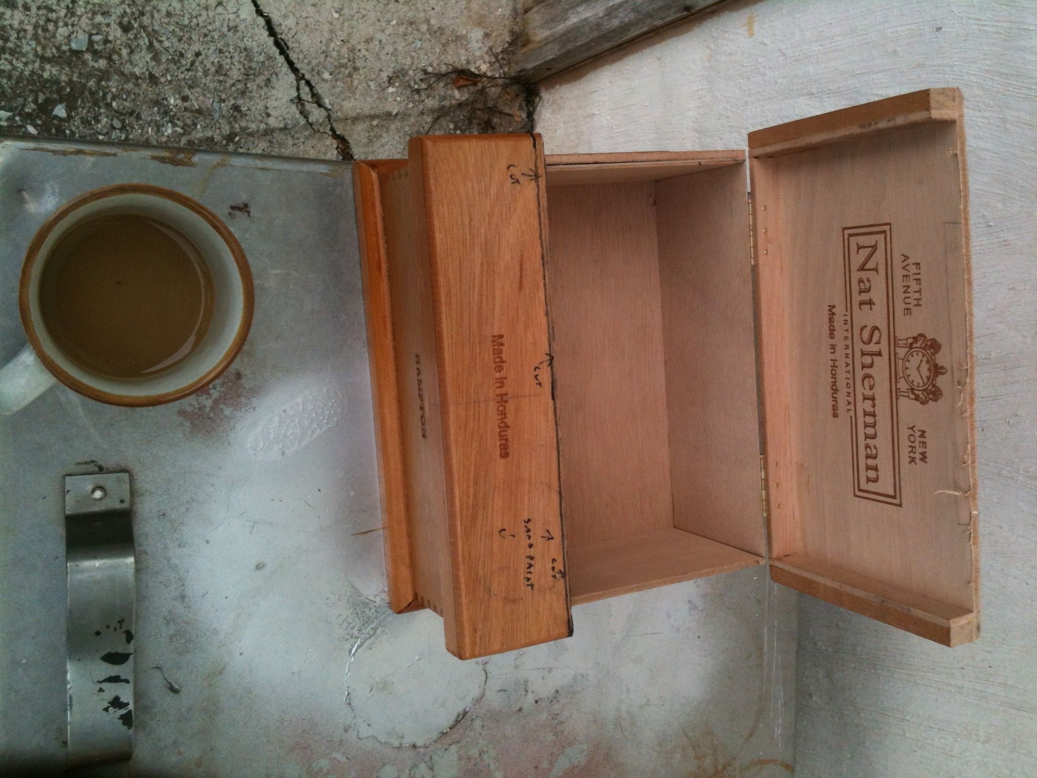 Cigar Box Mandolin Stand : 13 Steps - Instructables