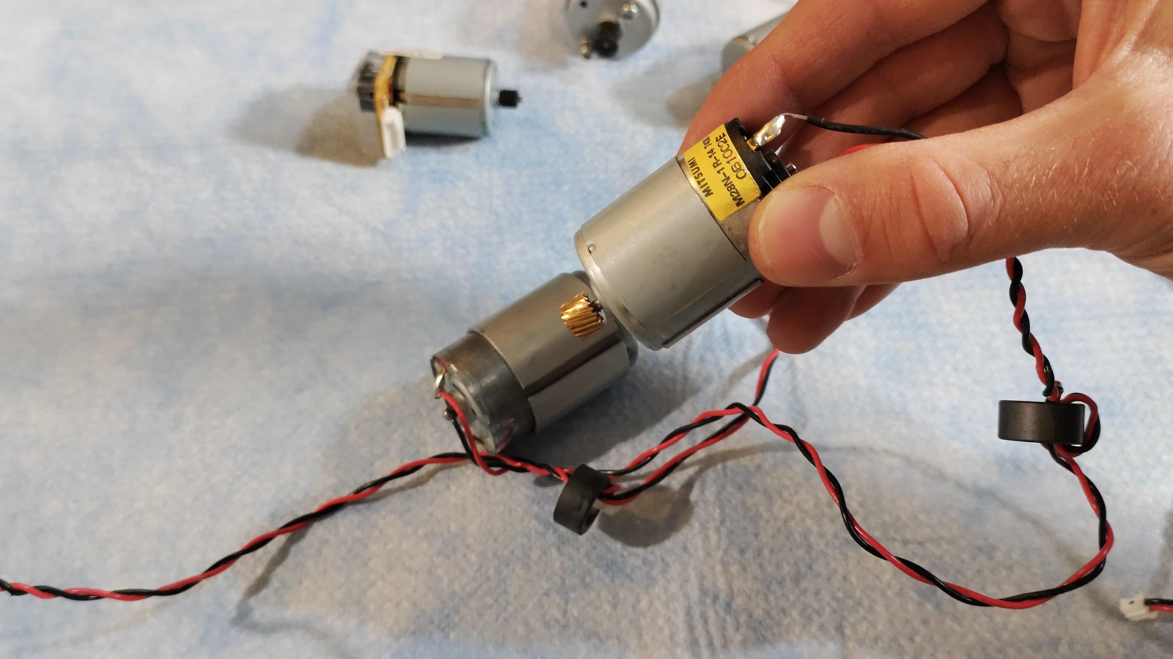 Salvage Parts From Old Printers : 10 Steps (with Pictures) - Instructables