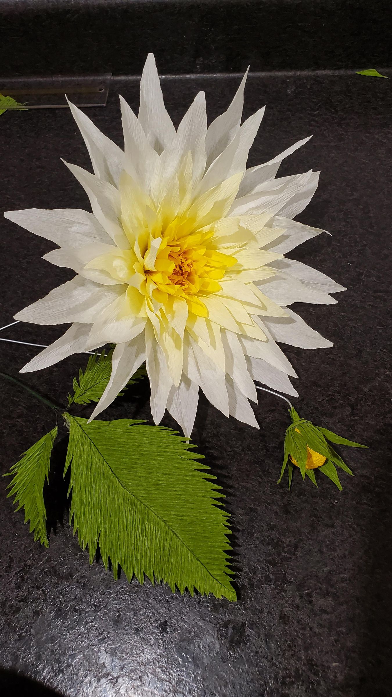 Crepe Paper Dahlia : 18 Steps (with Pictures) - Instructables