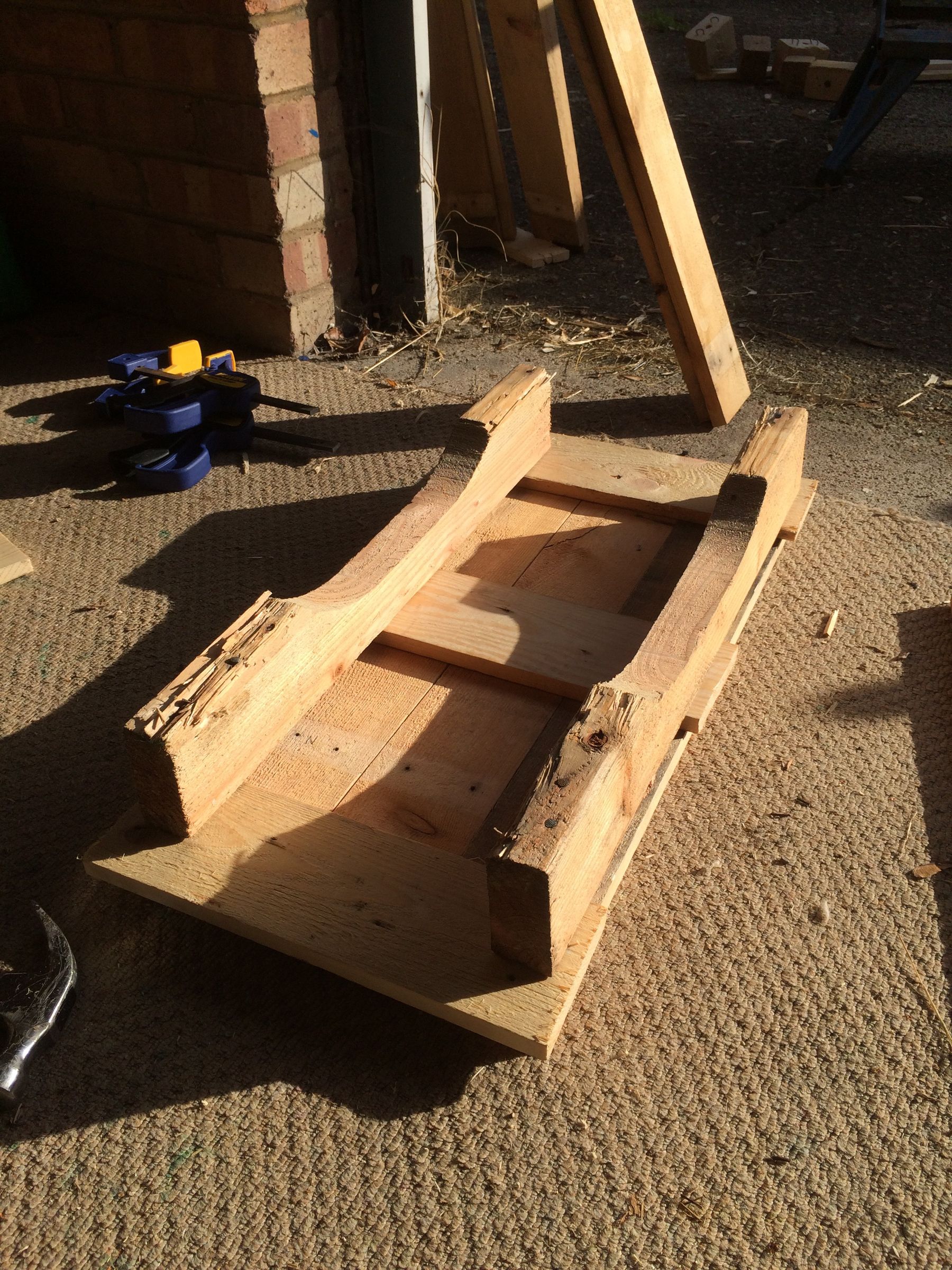 Two Pallets Herb Trough : 4 Steps (with Pictures) - Instructables