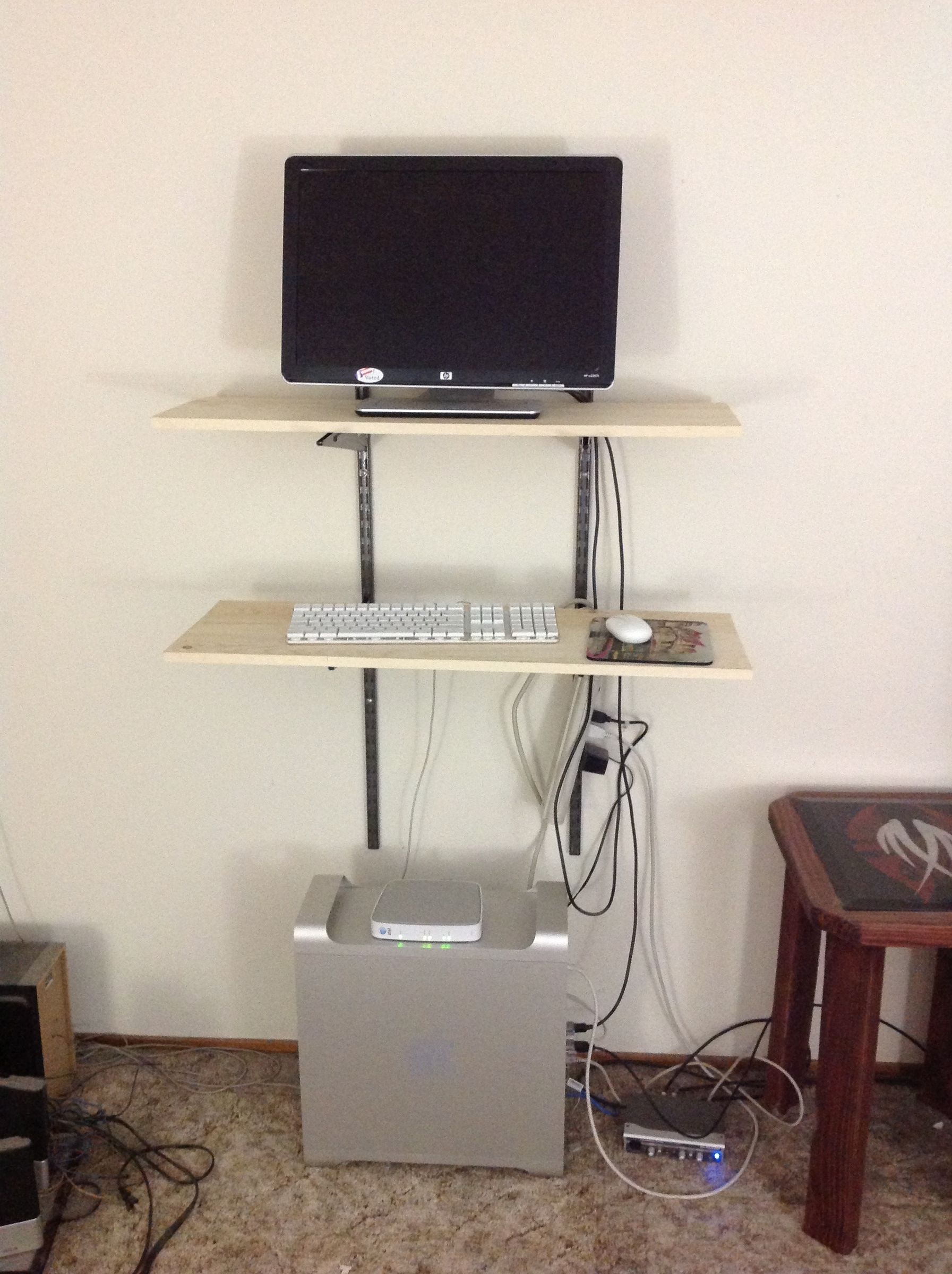 My Stand Up Desk : 5 Steps (with Pictures) - Instructables