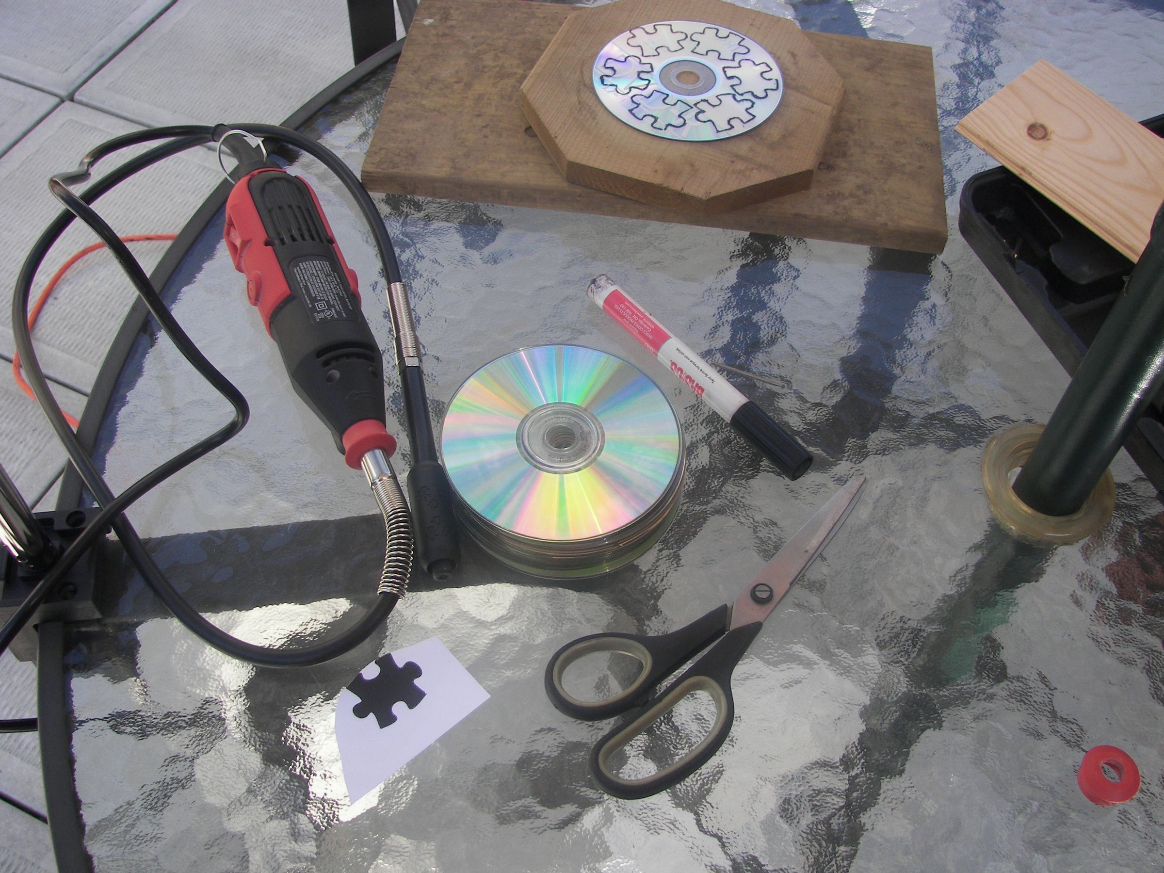 How to Make Pendants and Charms From Old CDs : 4 Steps (with Pictures ...