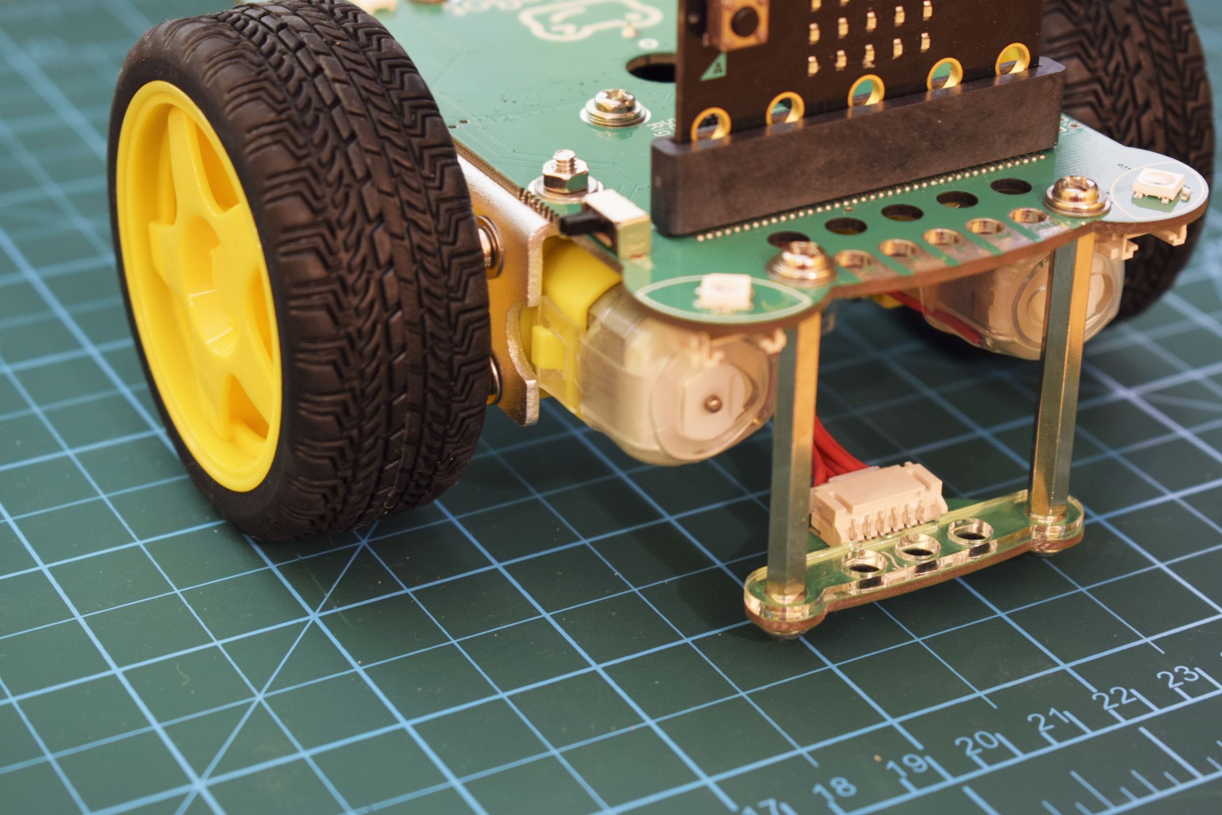 GiggleBot Line Follower Using Python : 5 Steps - Instructables