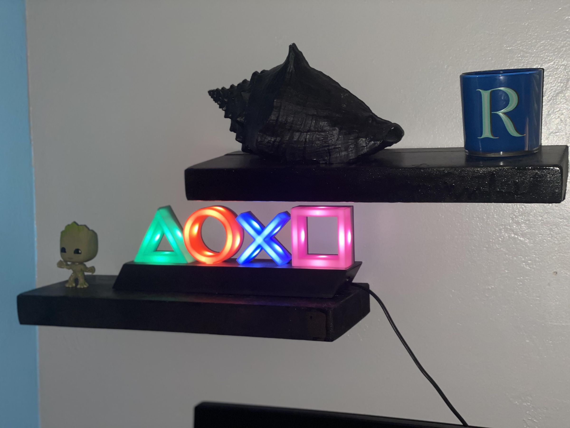Floating Bookshelf : 5 Steps - Instructables