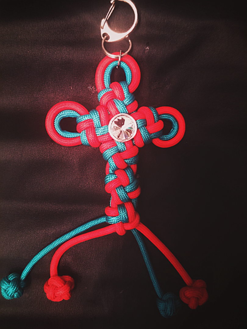 Paracord Cross-Knot Cross : 12 Steps - Instructables