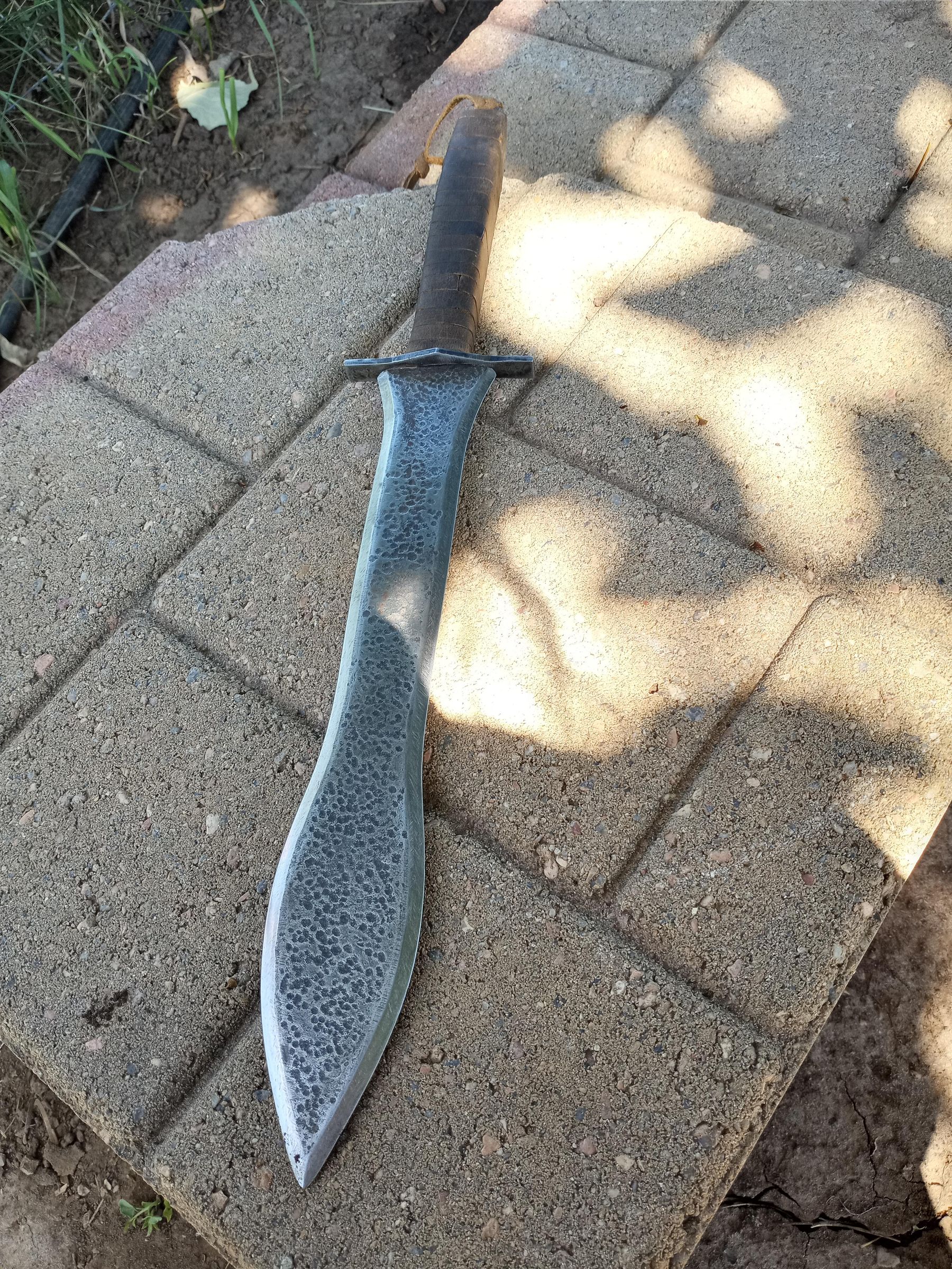 Hammered Steel Leaf-Bladed Knife : 10 Steps (with Pictures) - Instructables