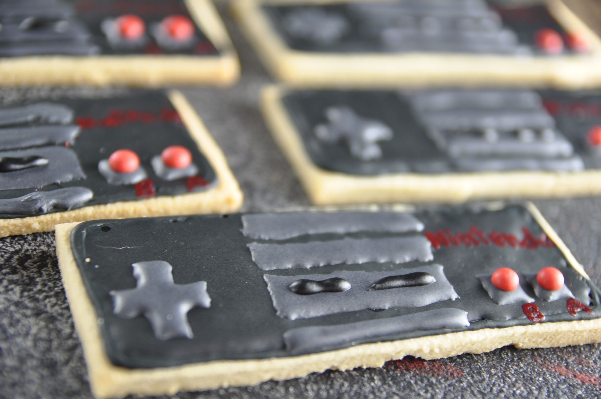 How to Decorate Nintendo NES Controller Cookies! (with Pictures ...