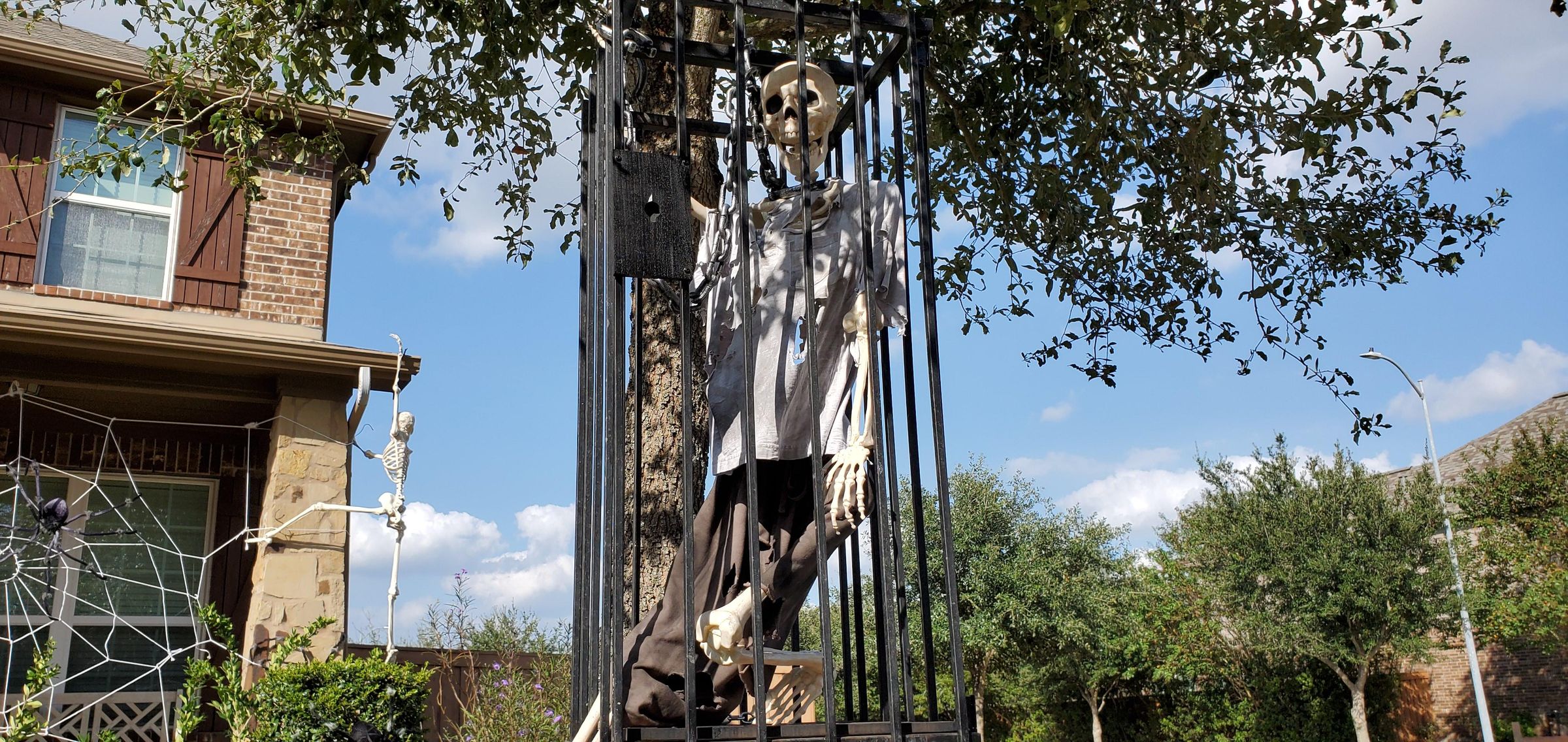 Skeleton in a Hanging Cage From Scrap Metal - Yard Decoration : 11 ...