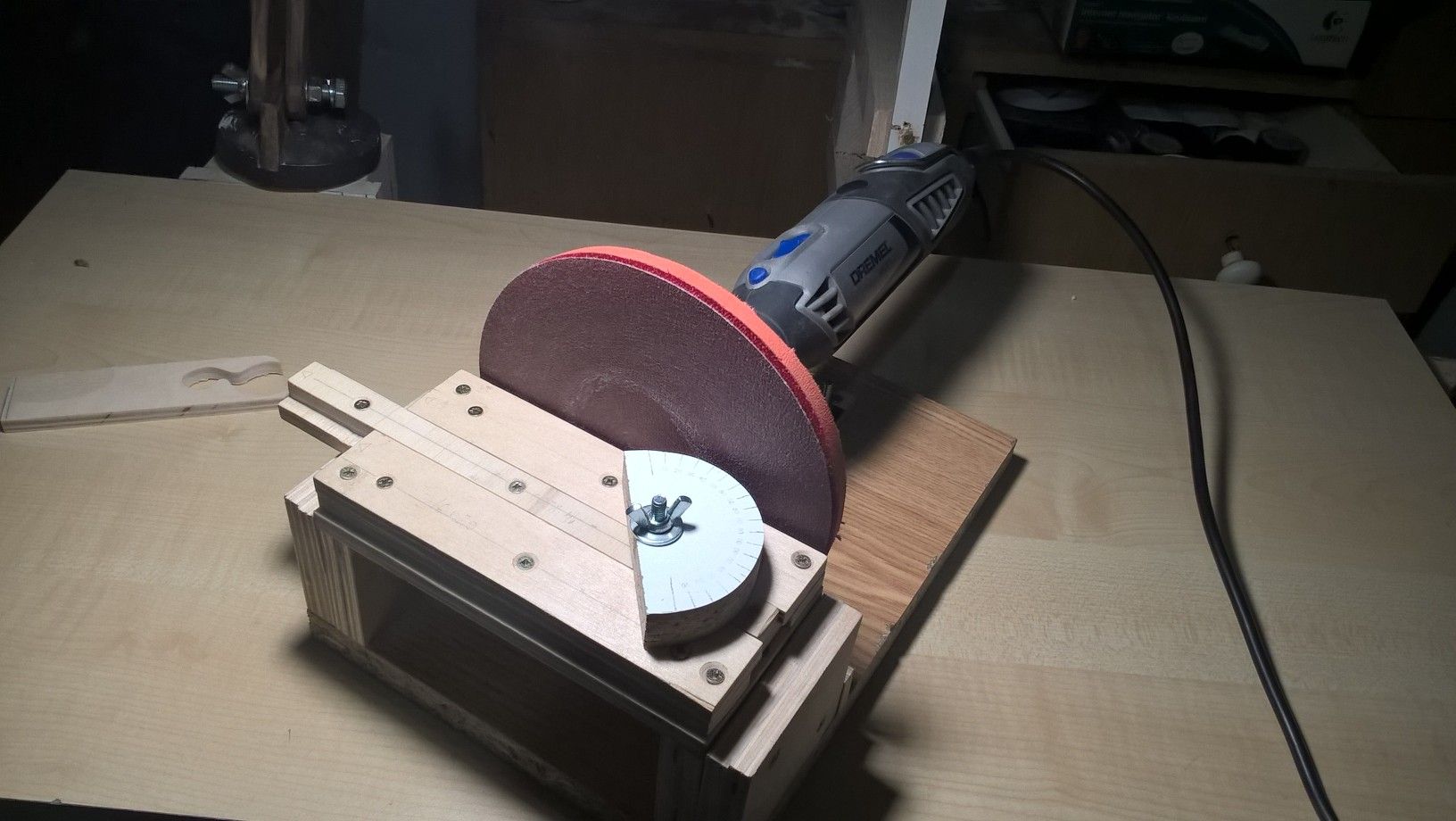Dremel Disk Sander - Easy and Cheap : 3 Steps - Instructables