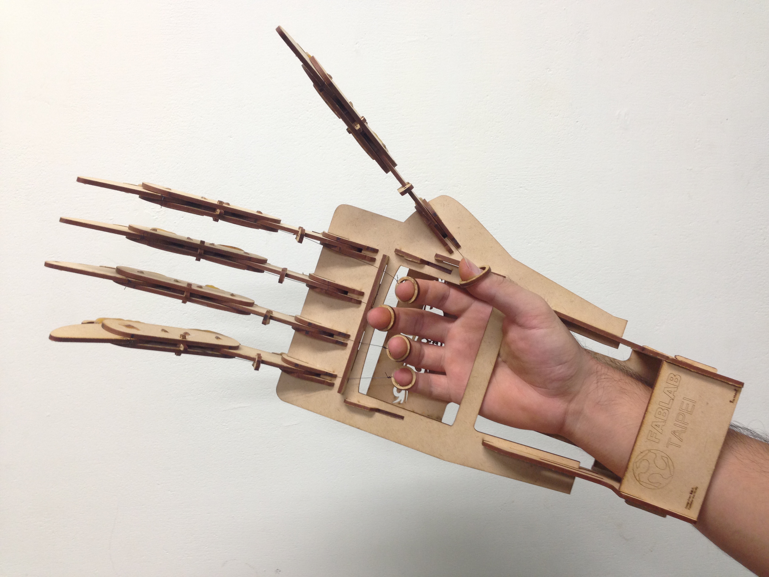 Laser-cut Mechanical Claw : 6 Steps (with Pictures) - Instructables