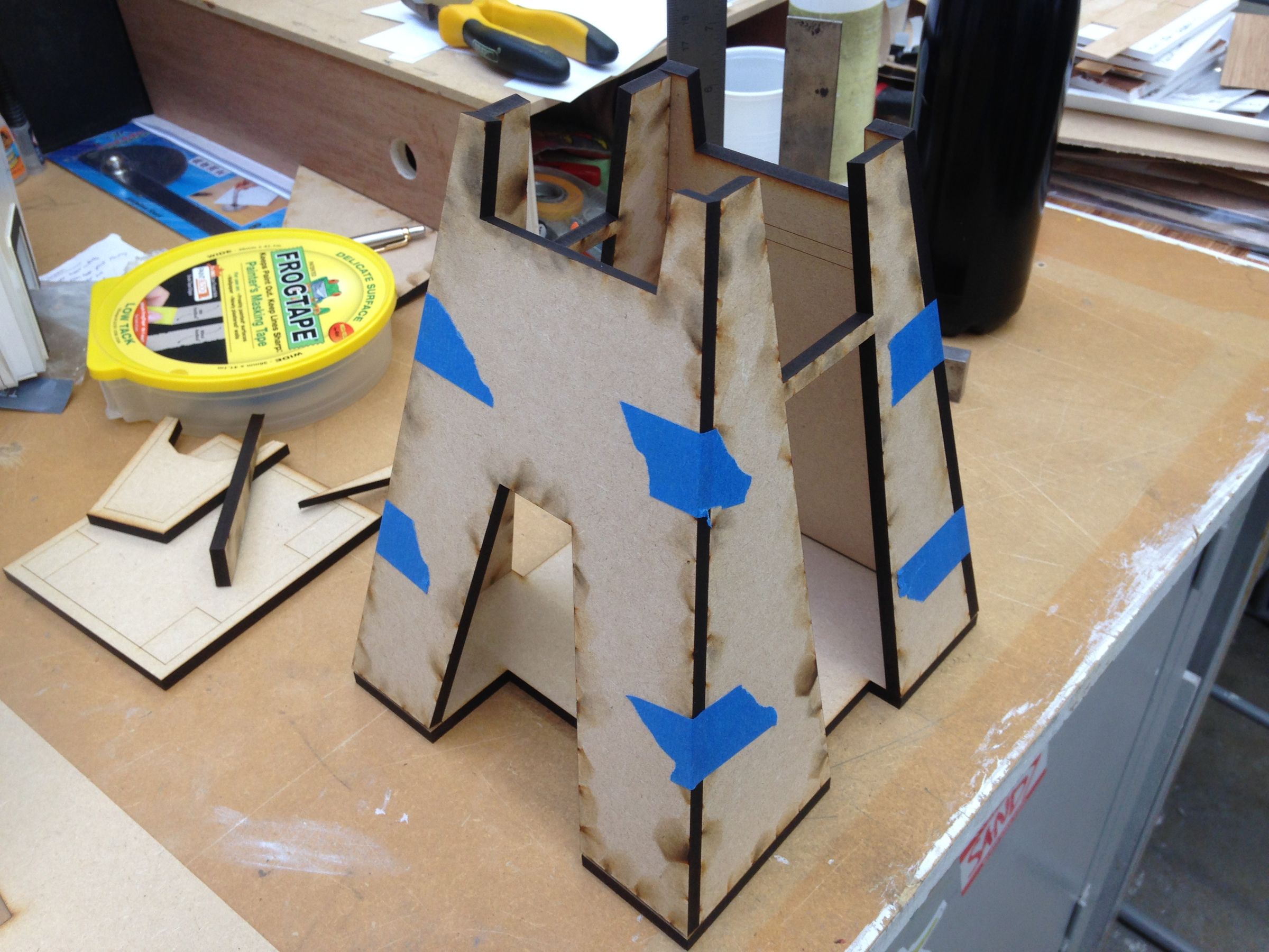 Borderlands 2: Posable Claptrap Model : 17 Steps (with Pictures ...