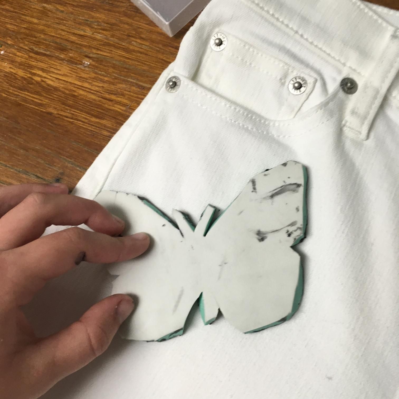 Aesthetic Stamped Jeans : 7 Steps (with Pictures) - Instructables