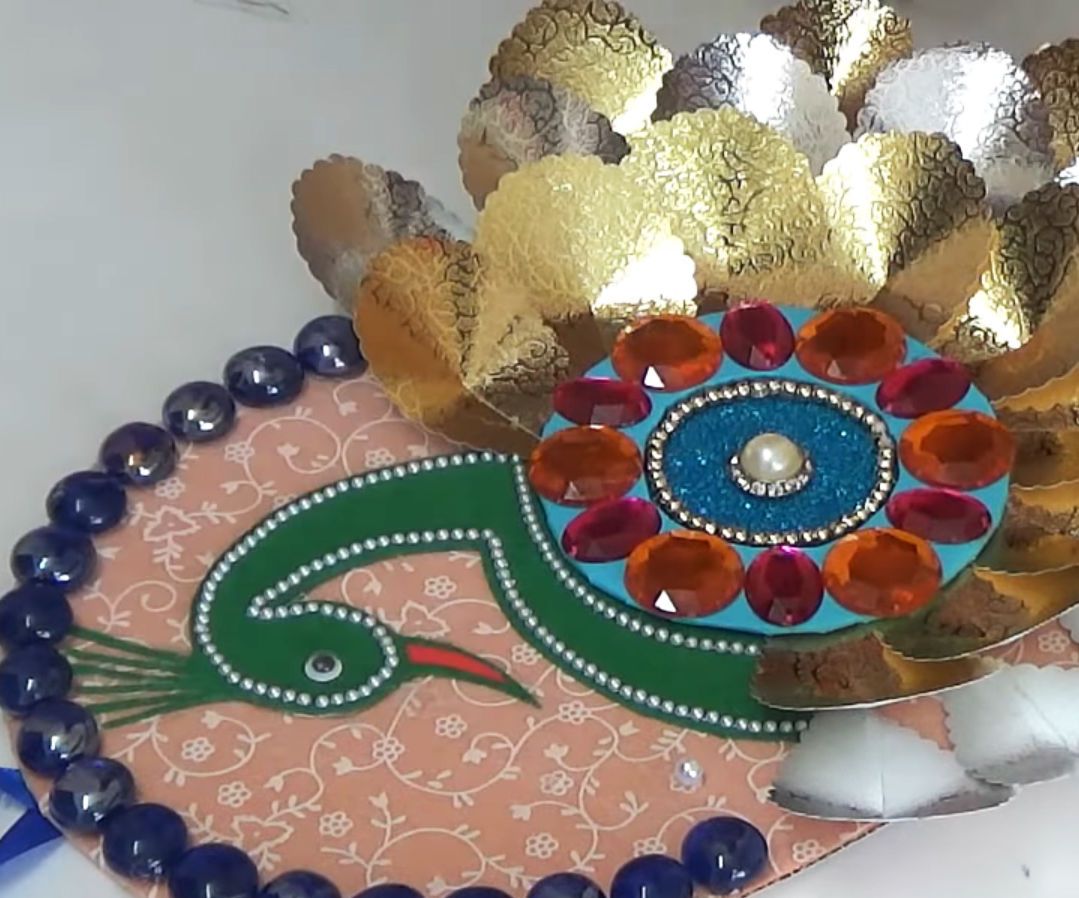 How to Make a Beautiful Peacock Wall Hanging? : 6 Steps - Instructables