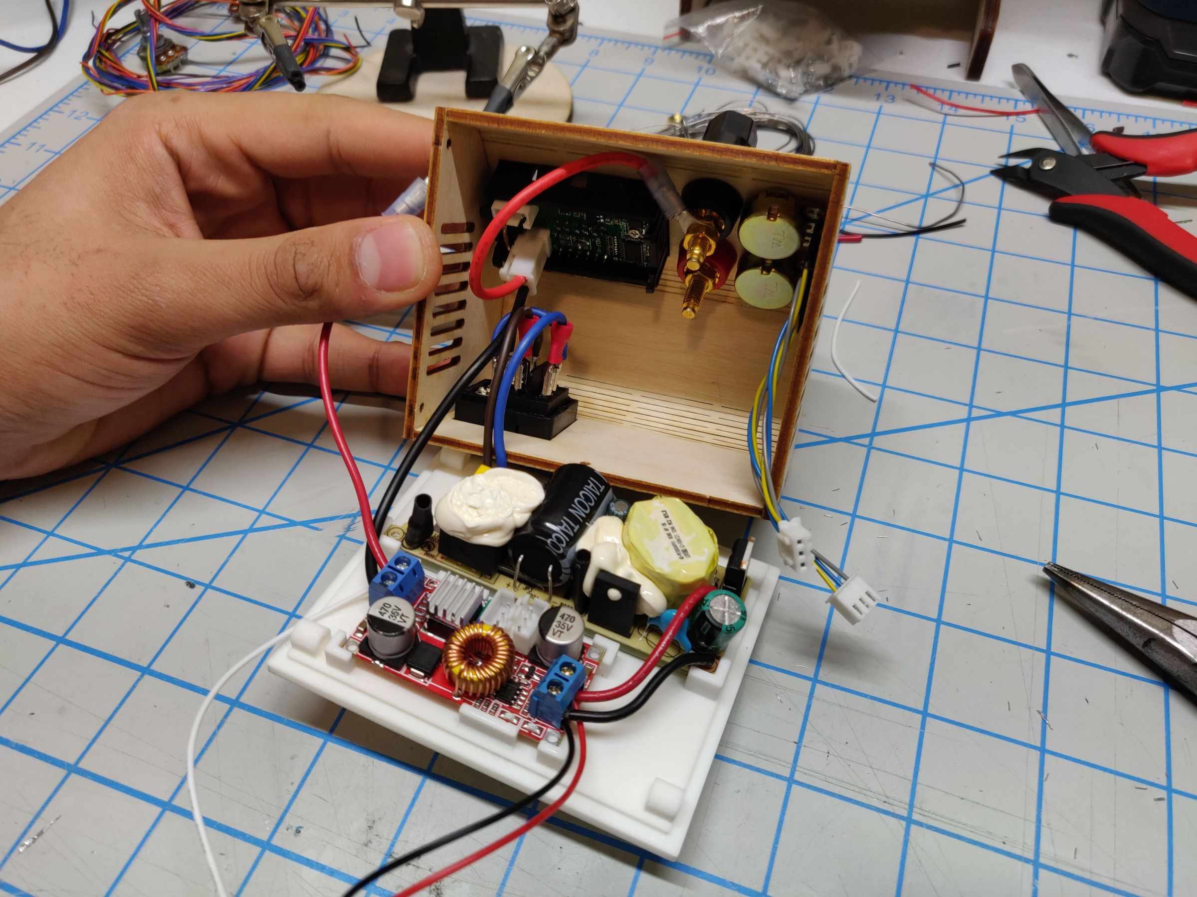 Mini Bench Power Supply : 7 Steps (with Pictures) - Instructables