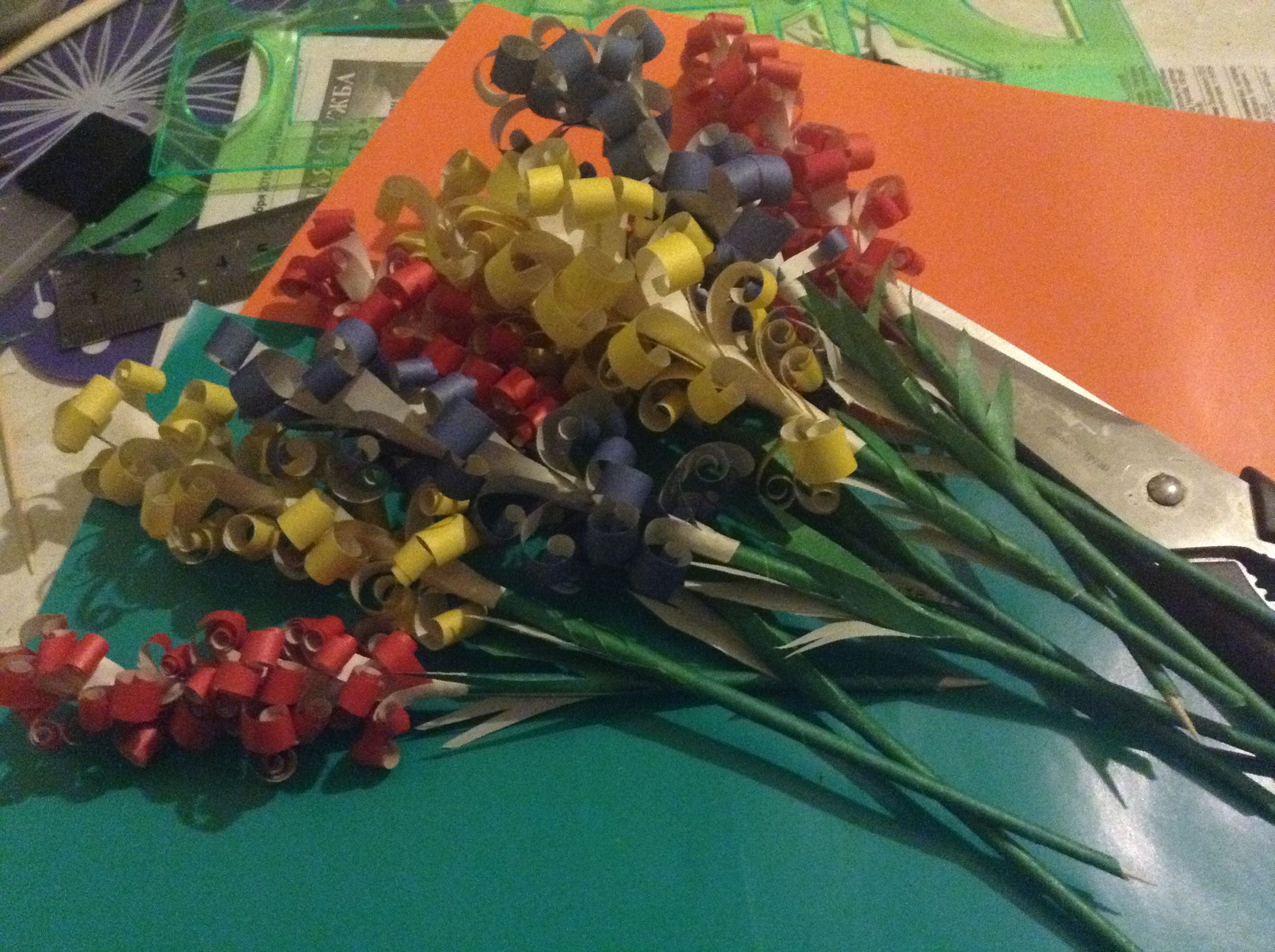 DIY Swirly Paper Flowers : 7 Steps (with Pictures) - Instructables