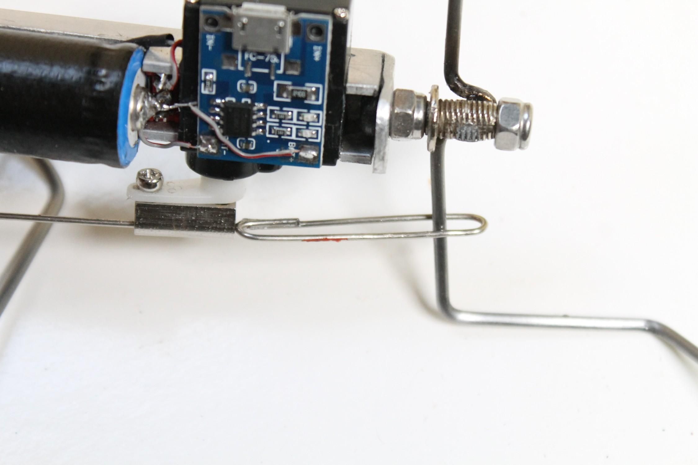 Walking Robot Using 1 Servo Motor : 13 Steps (with Pictures ...
