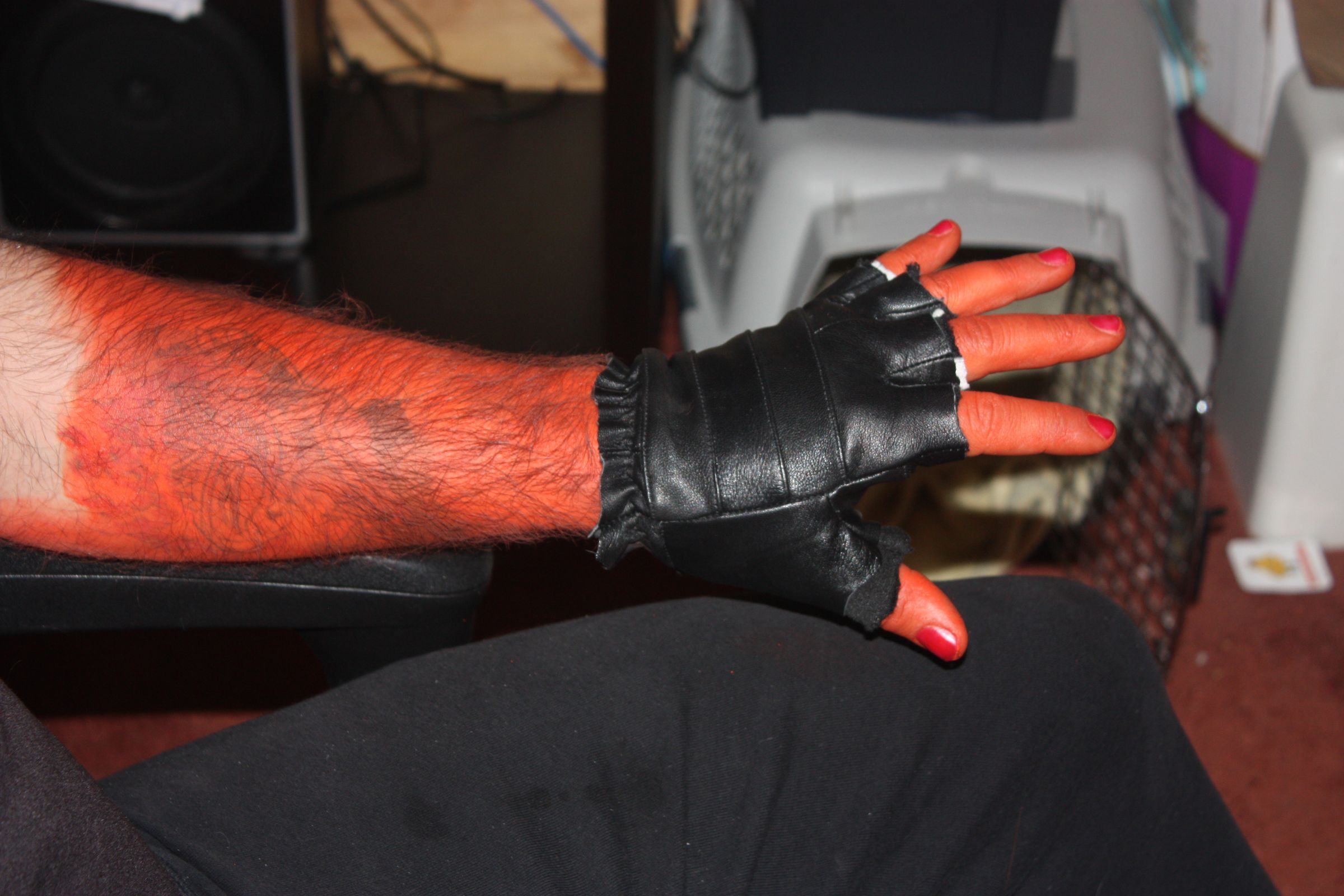 DIY Hellboy Costume : 9 Steps - Instructables