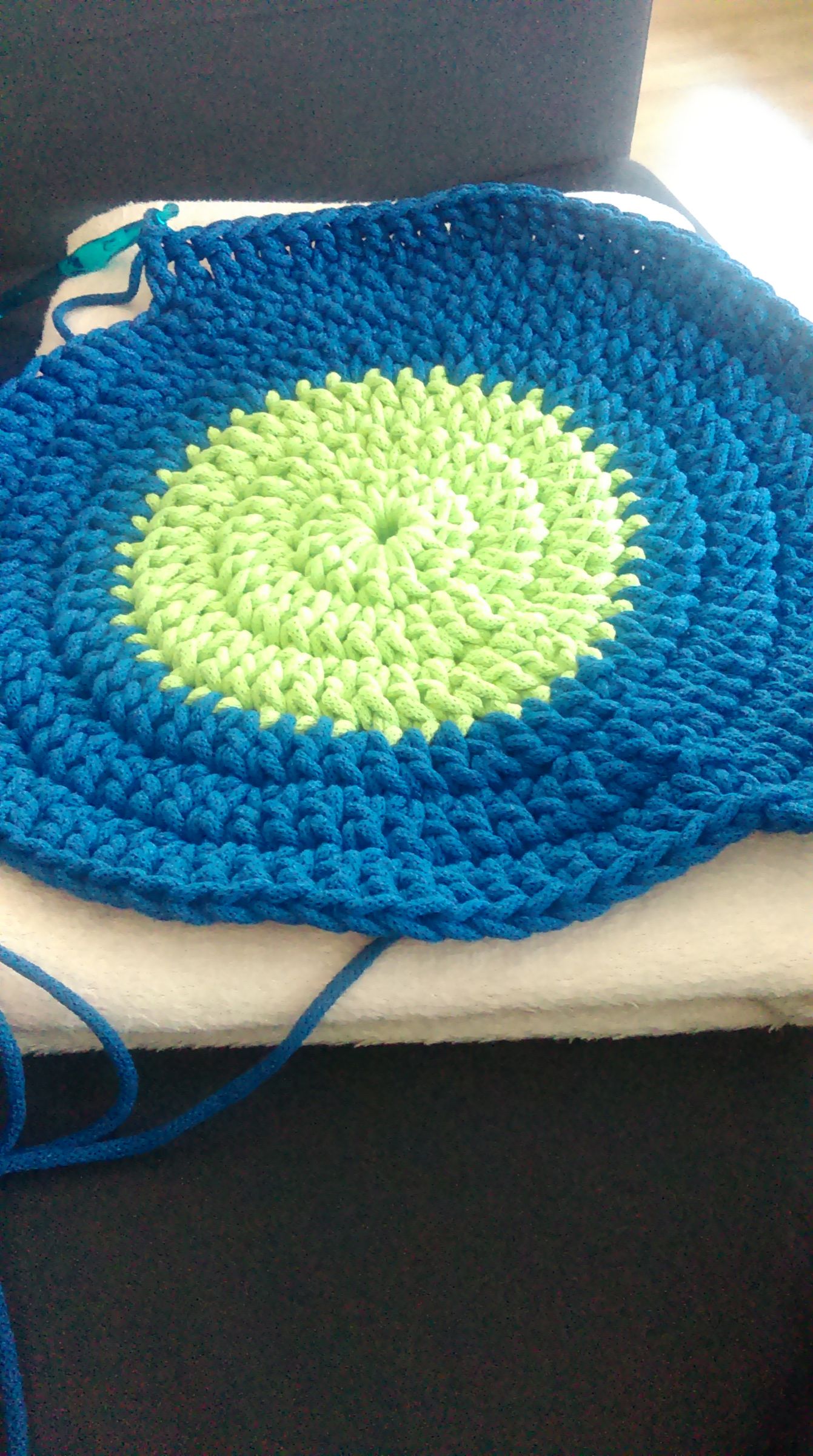 Circular Crochet Rug : 4 Steps (with Pictures) - Instructables