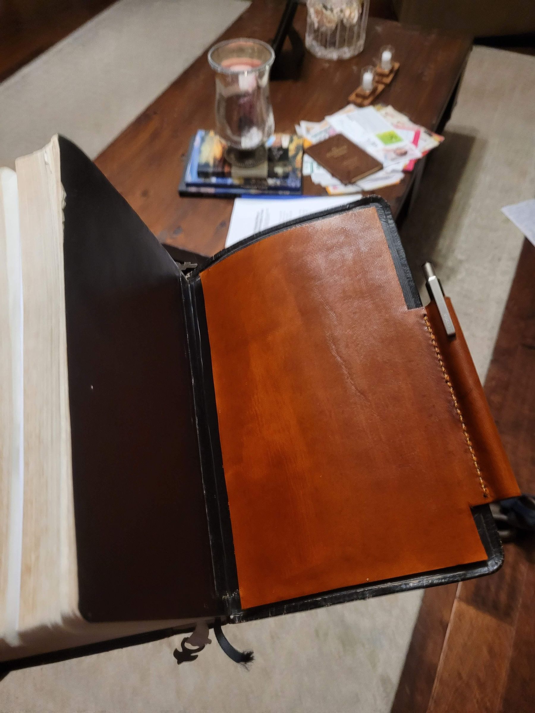 Leather Pen Holder for Book : 3 Steps - Instructables