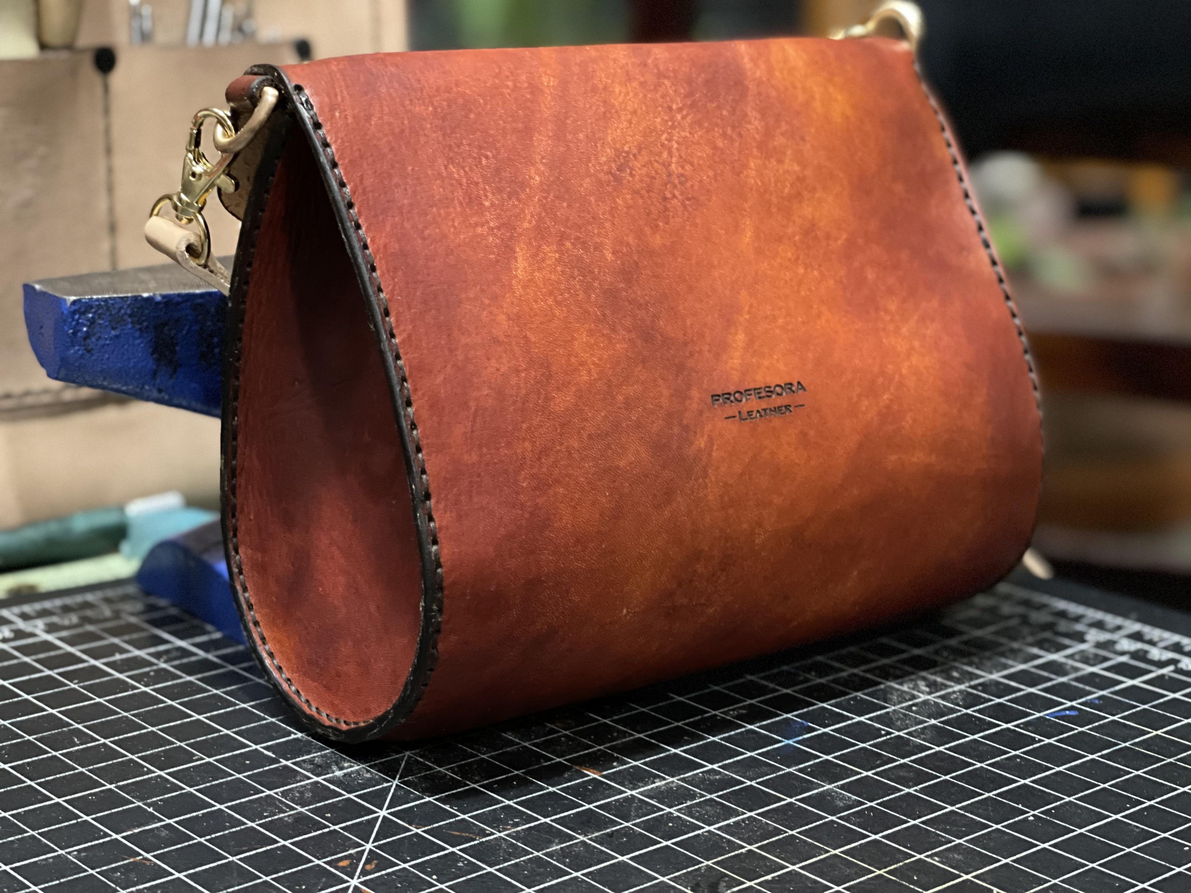 Gator Embossed Leather Purse : 8 Steps (with Pictures) - Instructables