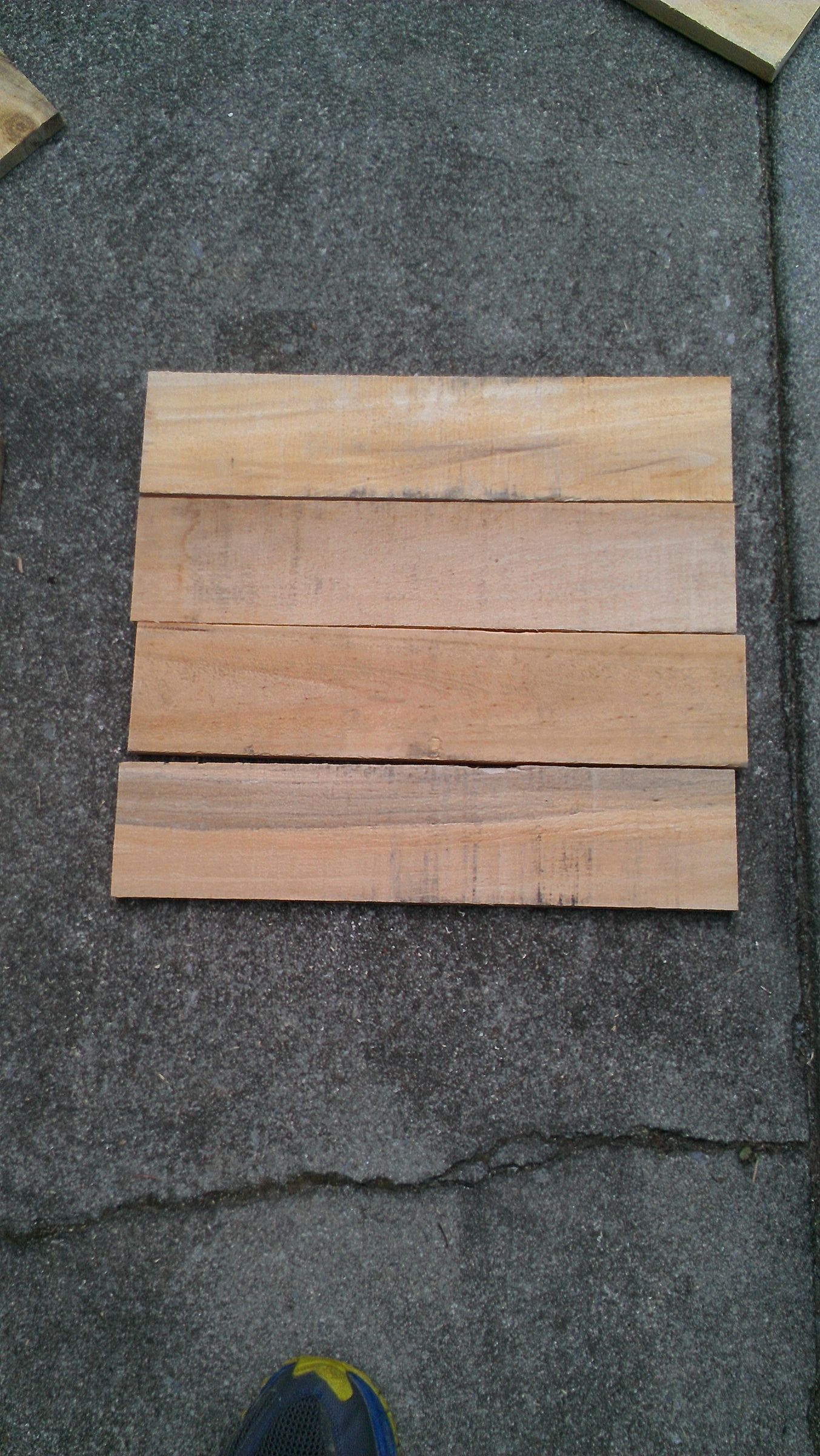 Pallet End Table/Secret Storage : 3 Steps - Instructables