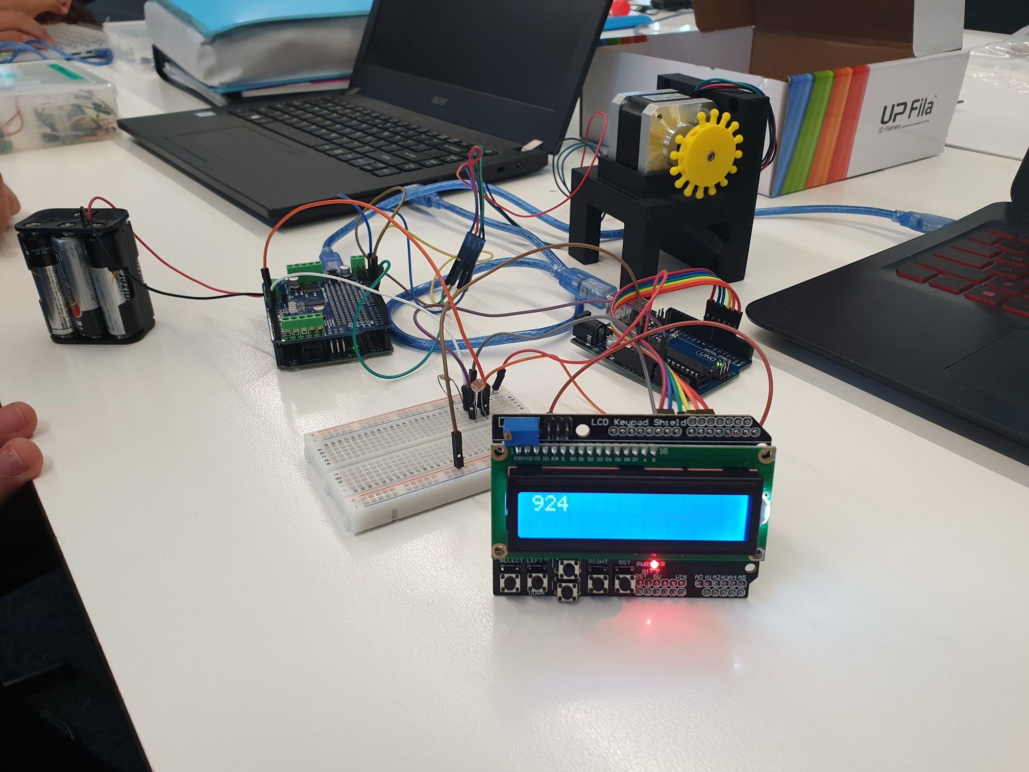 Light Controlled Stepper Motor + Wall Bracket/Stand : 6 Steps ...