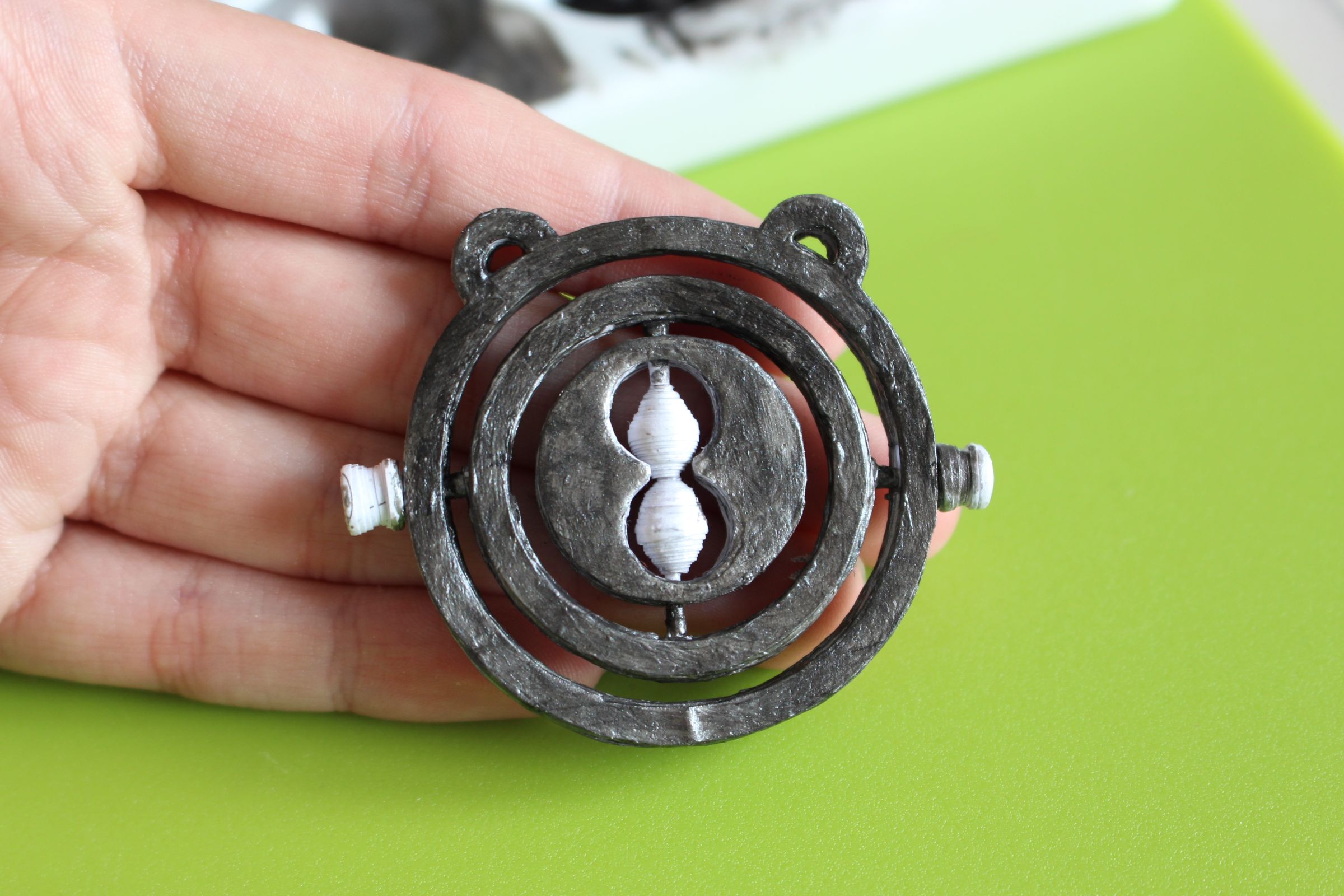 Paper Timeturner Necklace : 35 Steps (with Pictures) - Instructables