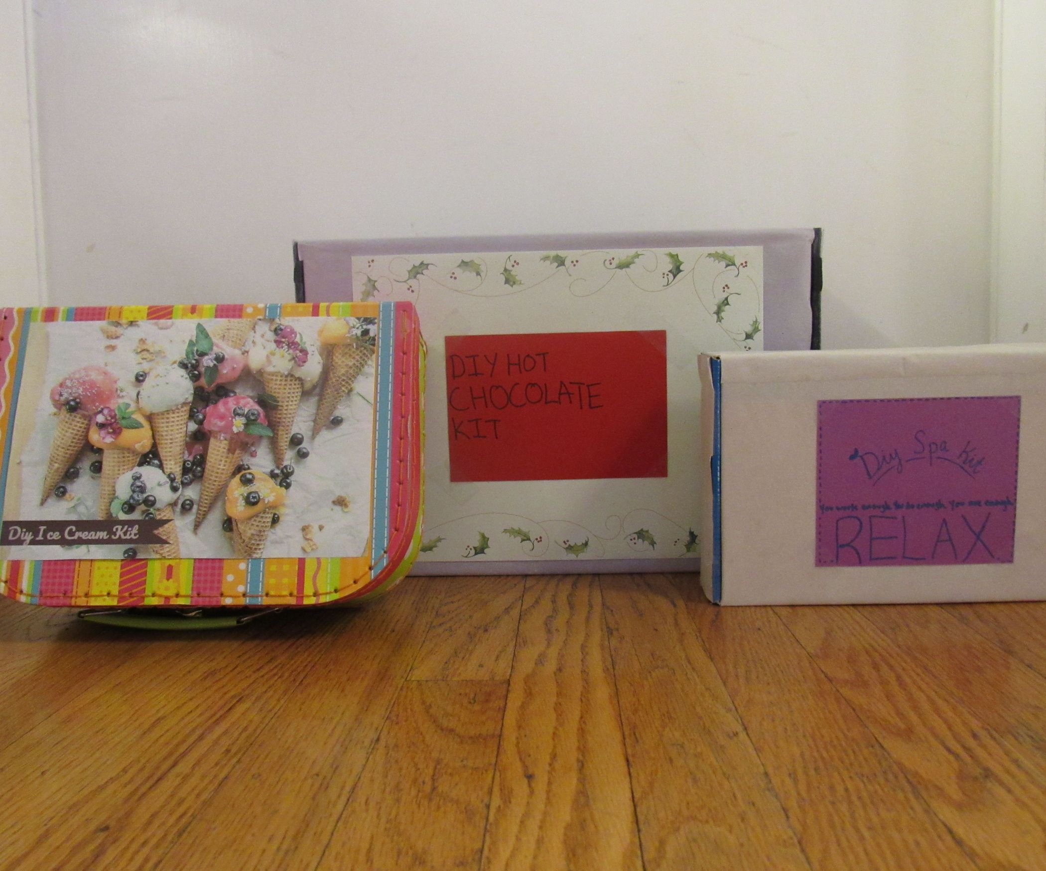 DIY Christmas Gifts - Themed Kits : 5 Steps (with Pictures) - Instructables