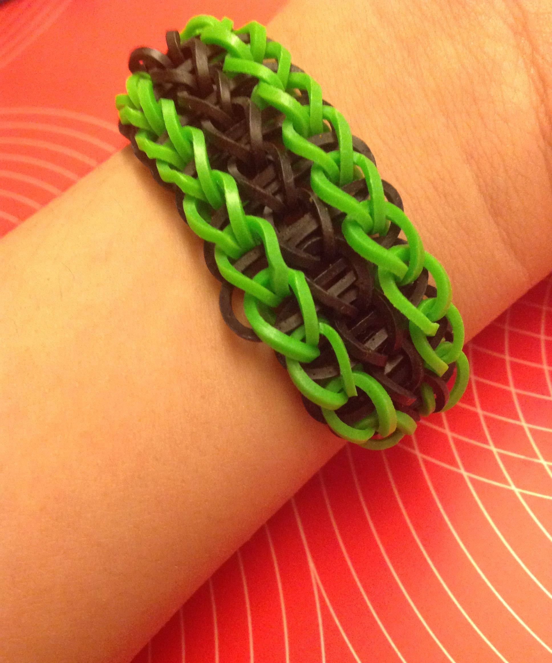 How to Make Rainbow Loom Triple SIngle : 4 Steps - Instructables