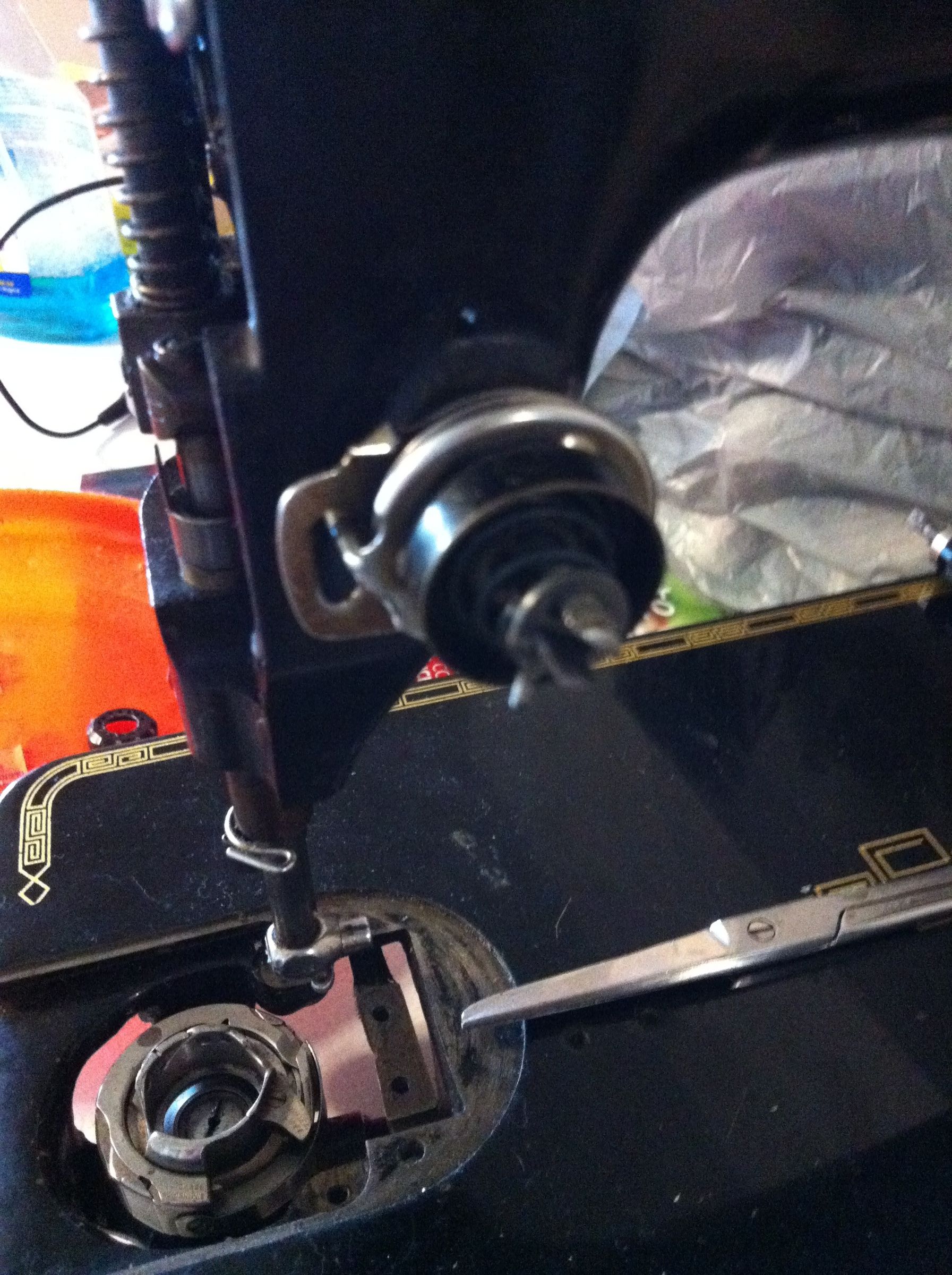 Fix and Restore Vintage Singer Sewing Machine : 5 Steps - Instructables