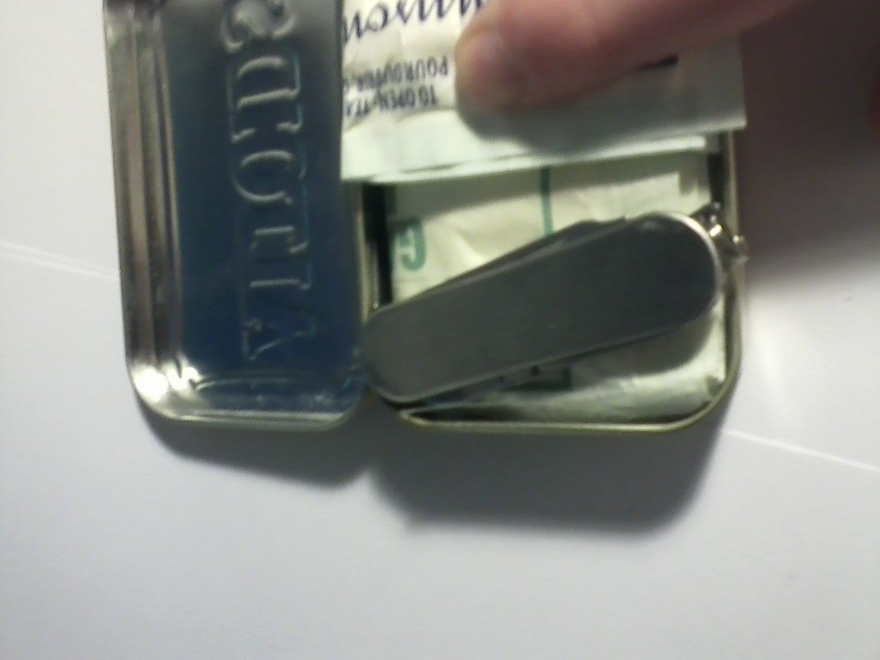 Pocket-Sized Altoids Tin First-Aid Kit : 11 Steps (with Pictures ...