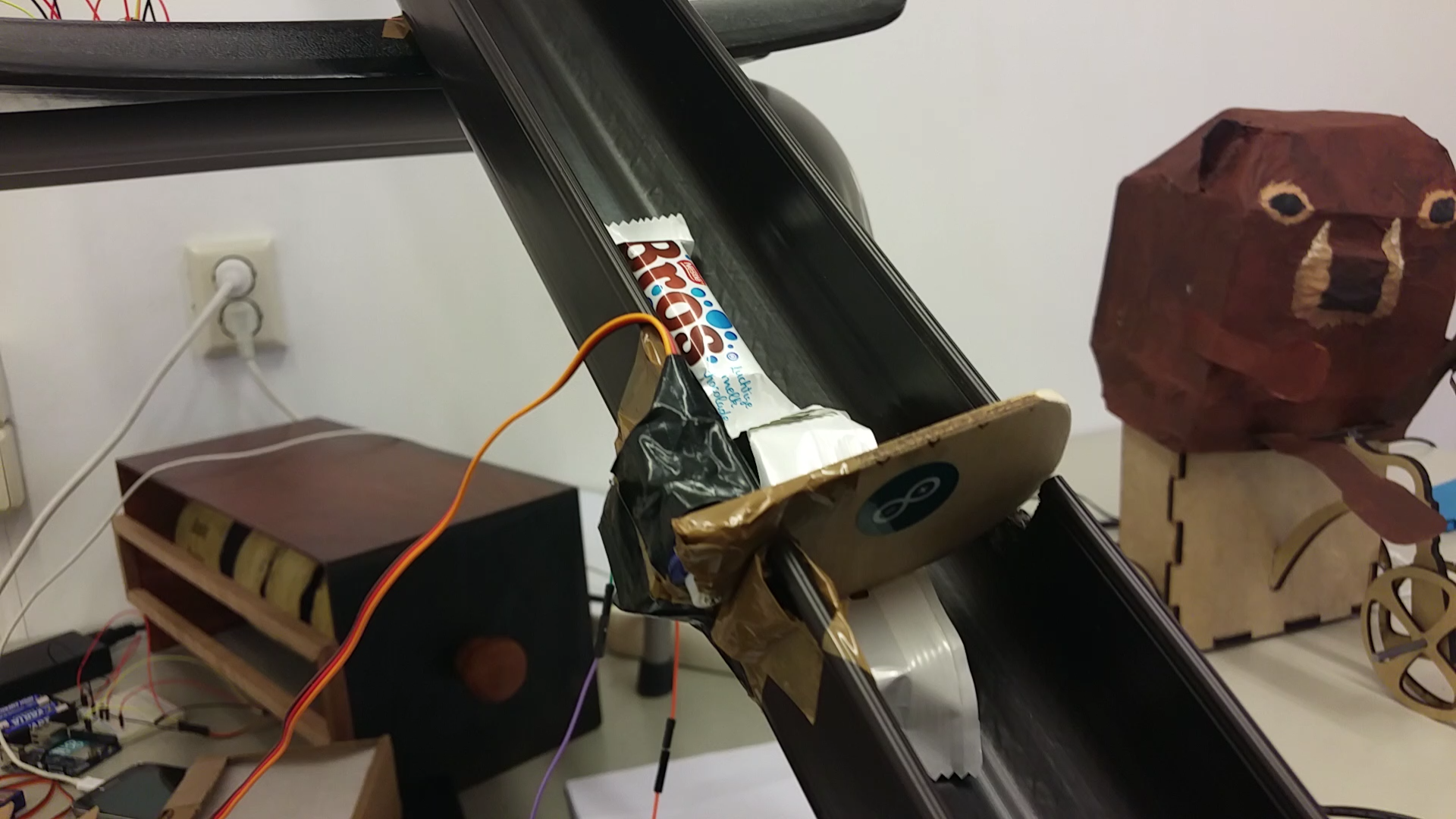 Angry Candy Bar Dispenser With Ardruino : 5 Steps - Instructables