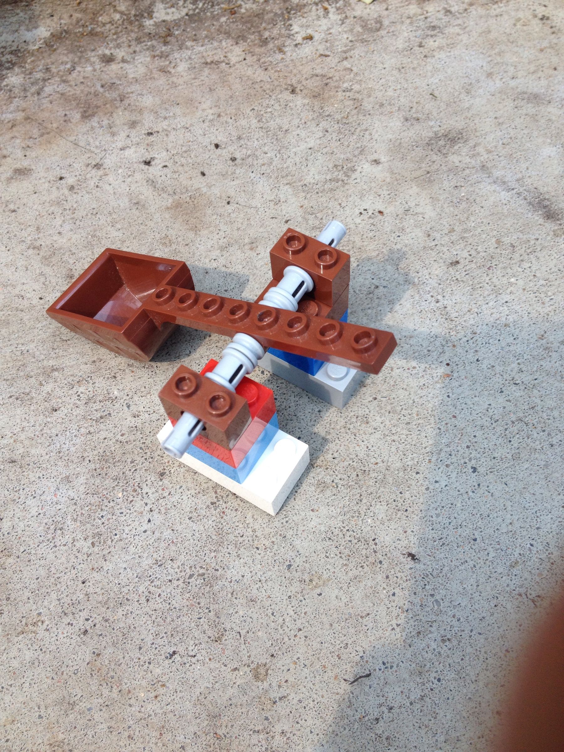 Lego Catapult : 4 Steps - Instructables
