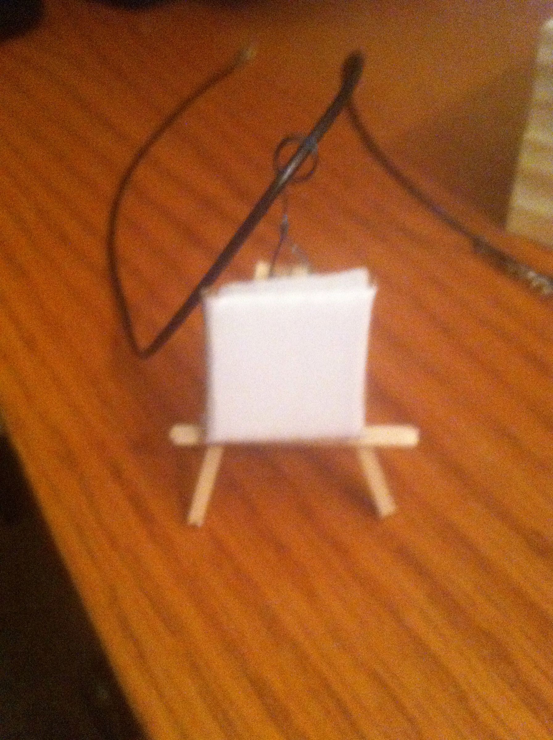 Mini Easel Necklace : 4 Steps - Instructables