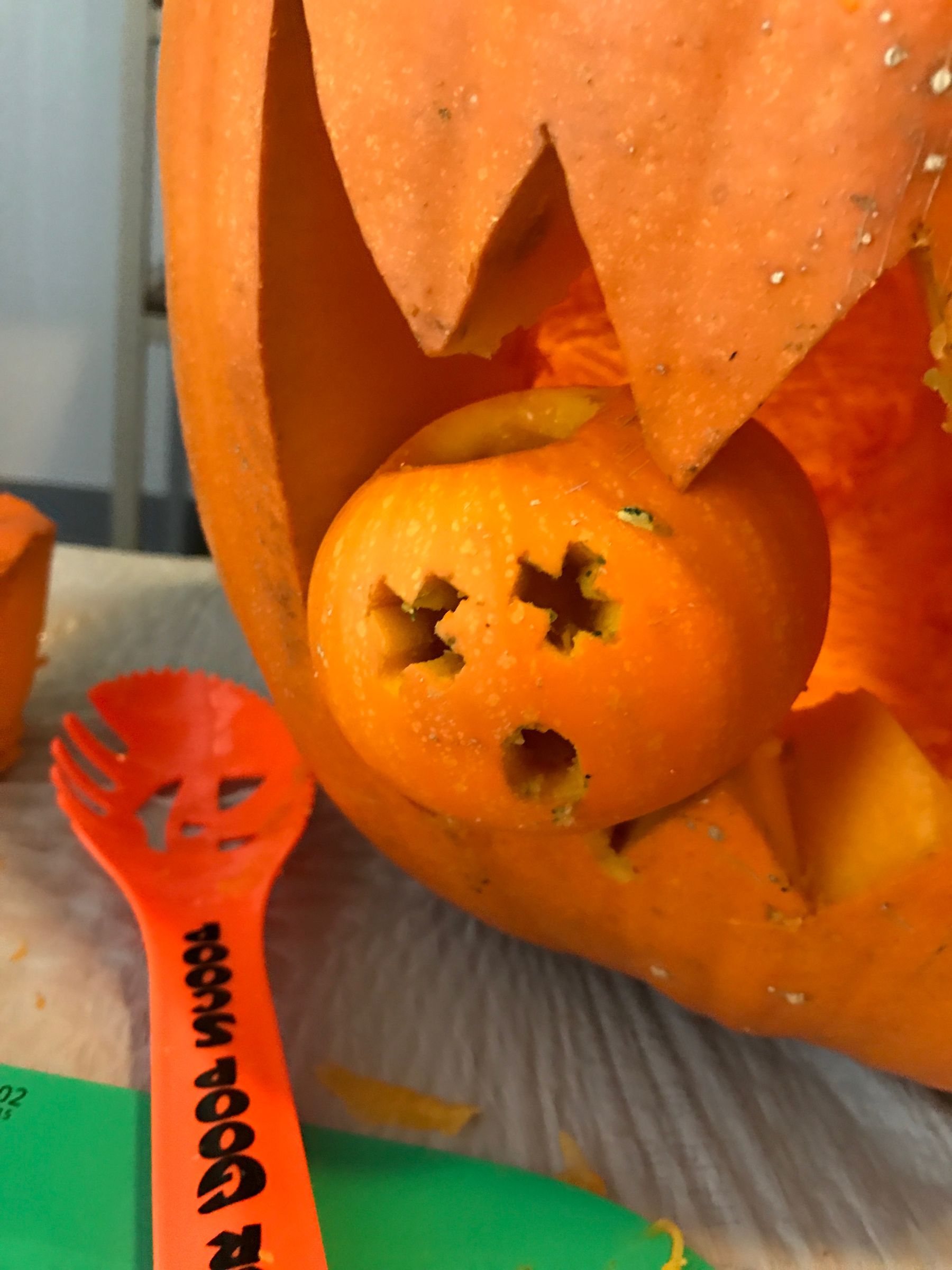 The Cannibalistic Pumpkin : 6 Steps (with Pictures) - Instructables