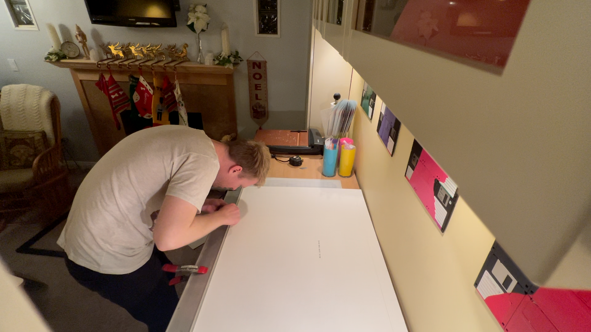 The Ultimate Movie Poster Frame! 🎥 Fits 2 Sizes With Hidden Storage : 8 Steps (with Pictures ...