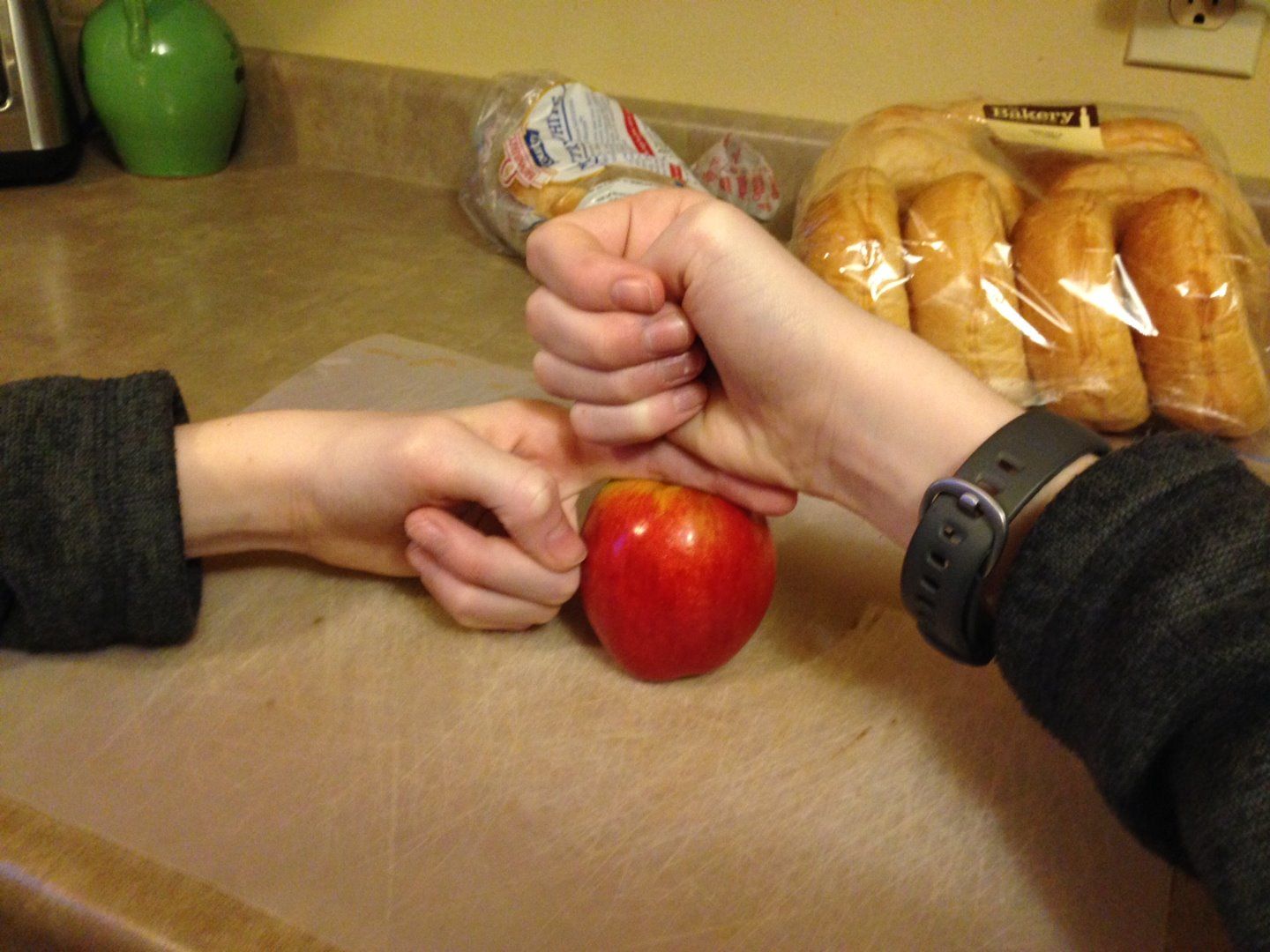 Split an Apple With One Finger! : 3 Steps - Instructables