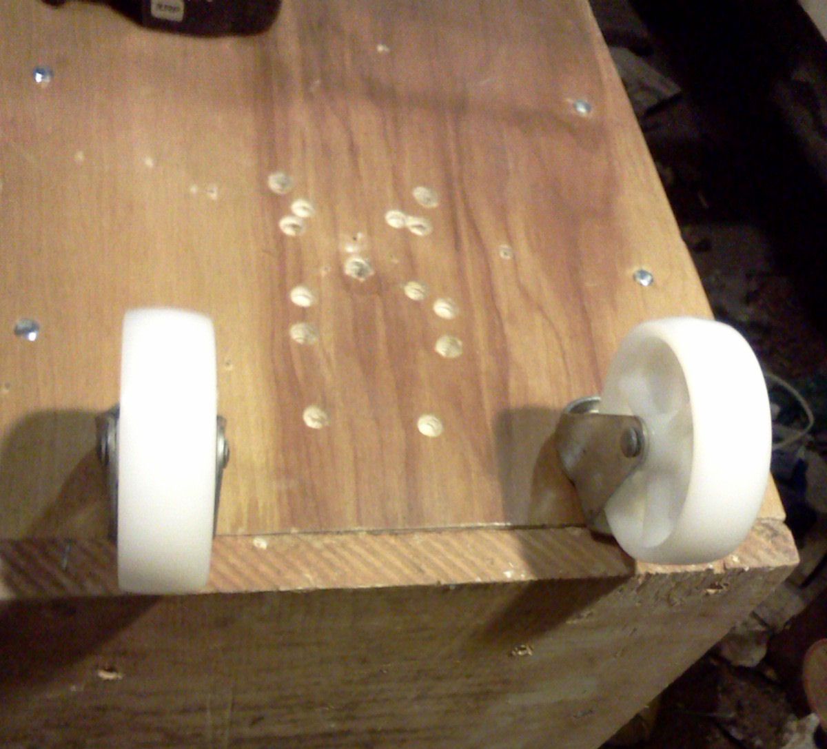 How to Build a Rotating Laptop Mobile Stand : 10 Steps - Instructables