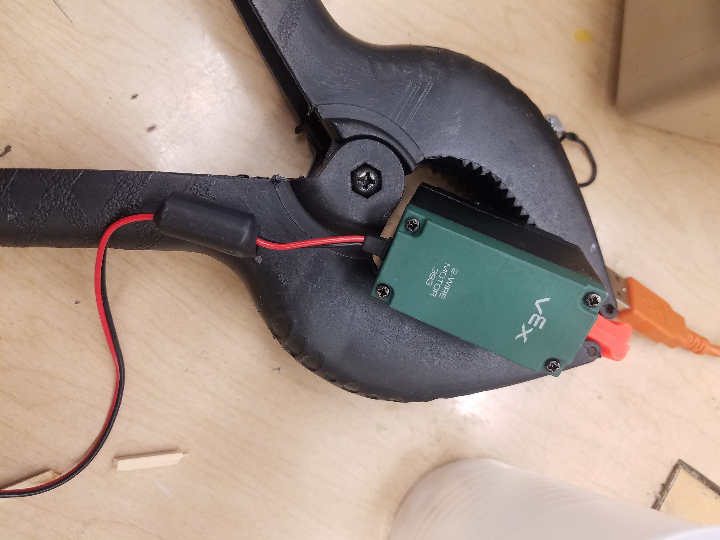 ROBOTC VEX Light Sensor Car : 5 Steps - Instructables