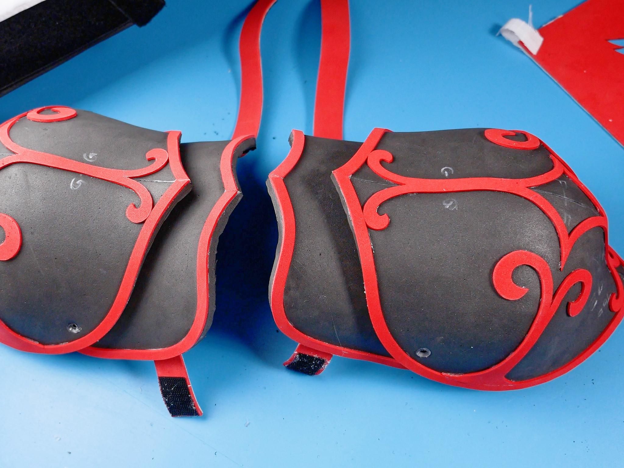 Make Knight Armor From a Floormat and Hot Glue! : 35 Steps (with ...